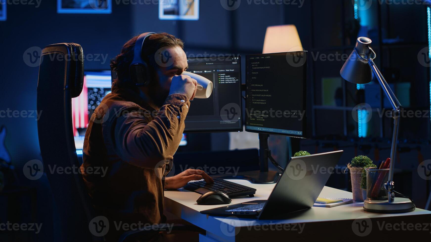 Programmer Does Multitasking To Finish Developing PC Code Drinks