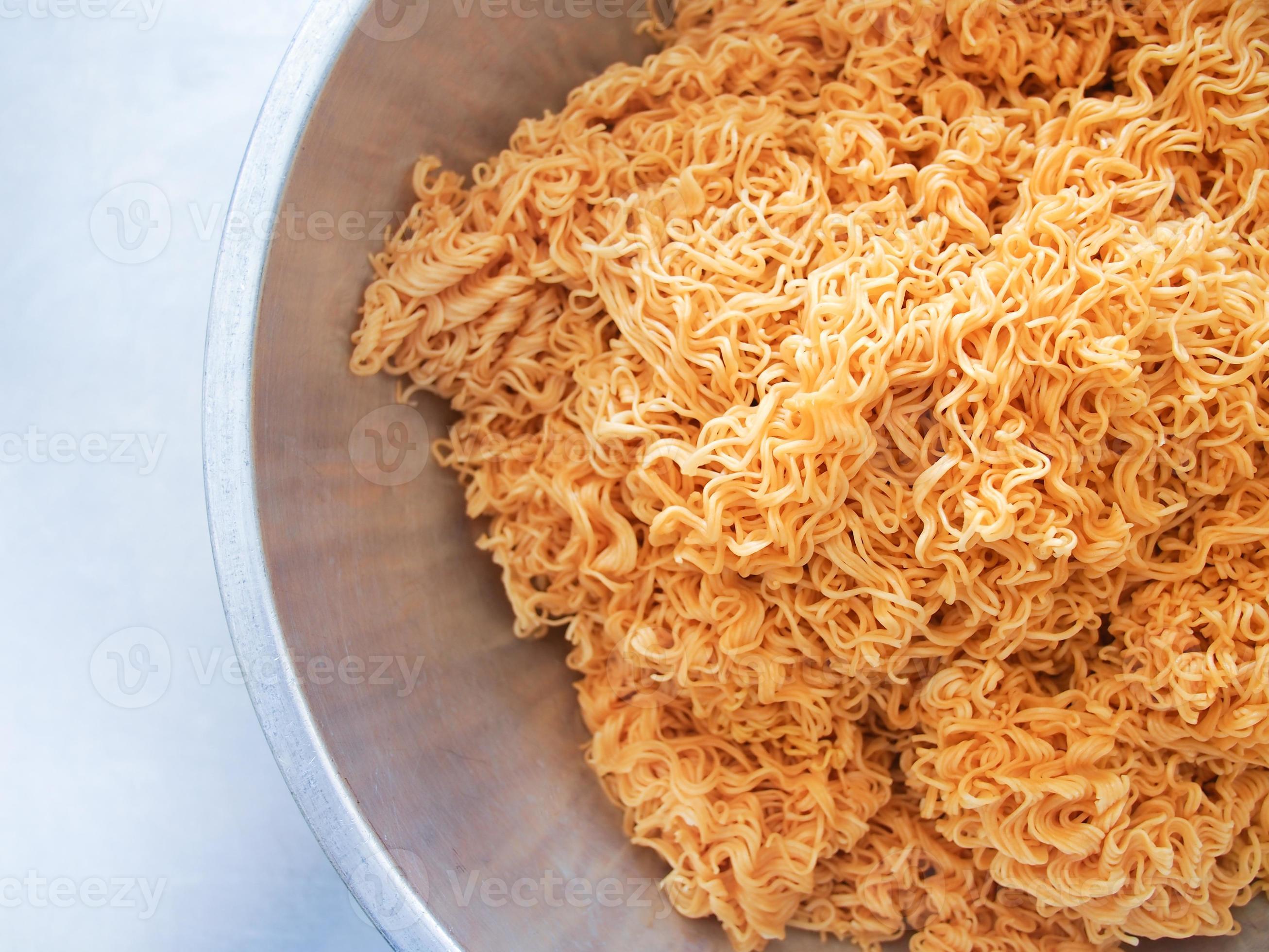 Instant noodle 911889 Stock Photo at Vecteezy