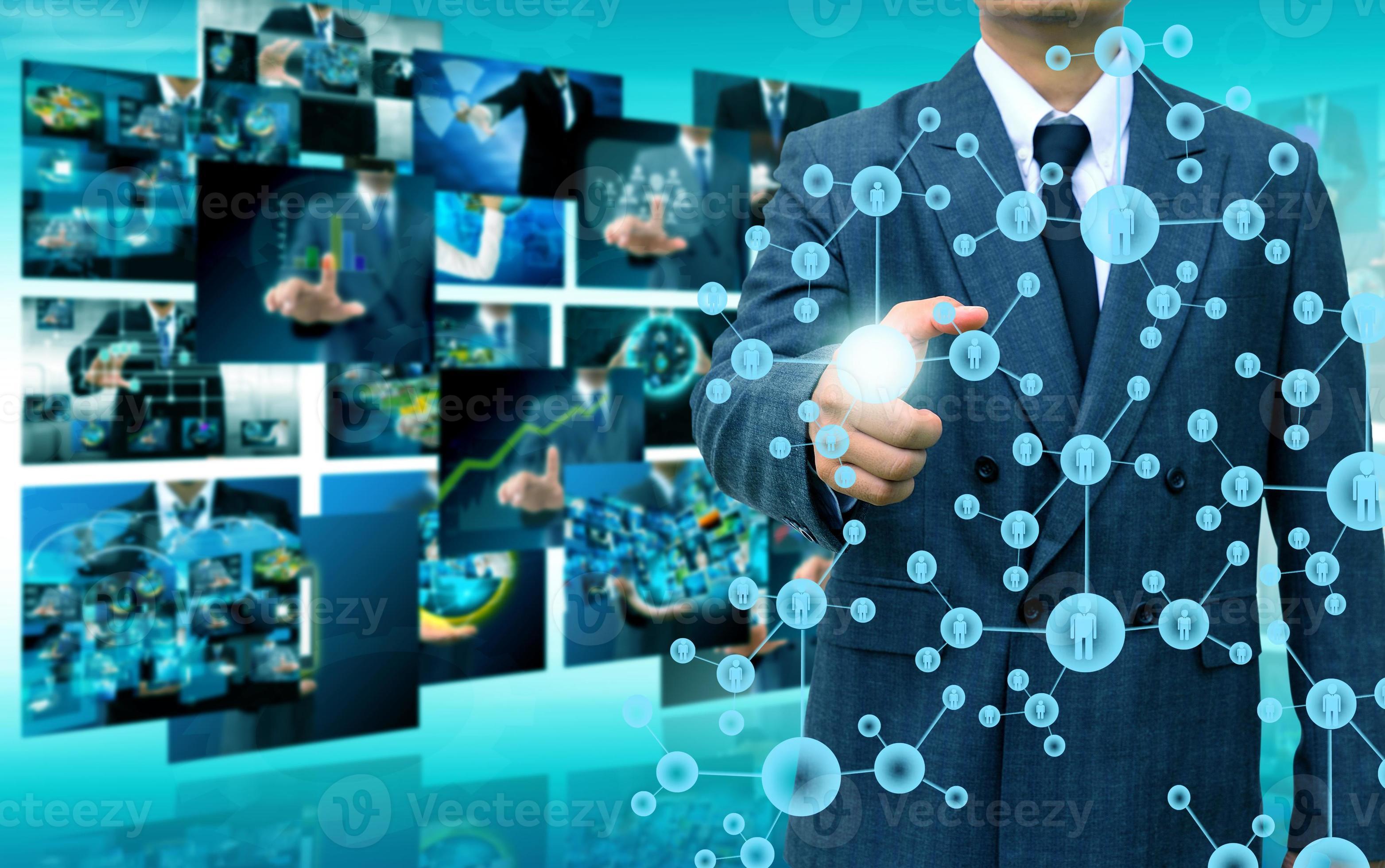 Businessman Choosing the right person 4175382 Stock Photo at Vecteezy