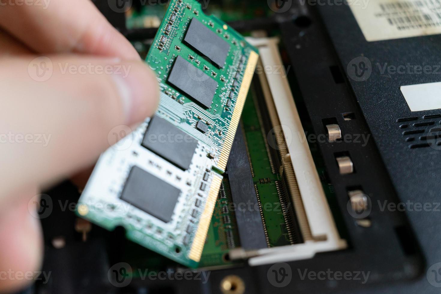 Repairmen are replacing ram for laptop 4797659 Stock Photo at Vecteezy Repairmen are replacing ram for laptop 4797659 Stock Photo at Vecteezy