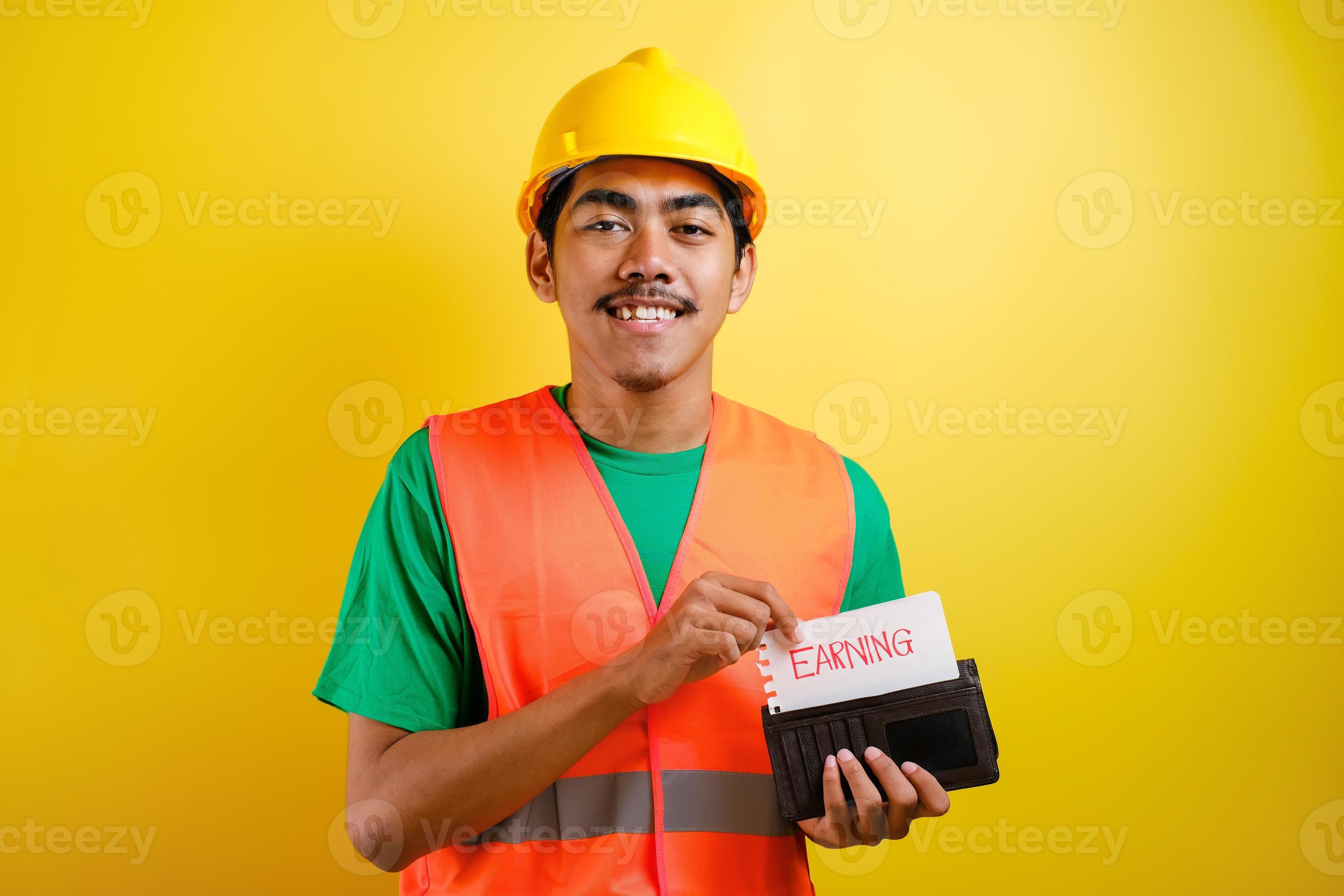 Worker Set Aside A Portion Of Salary To Save 5860190 Stock Photo At Vecteezy worker-set-aside-a-portion-of-salary-to-save-5860190-stock-photo-at-vecteezy