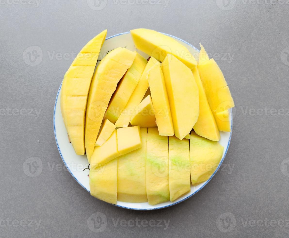 Raw Mango Slices