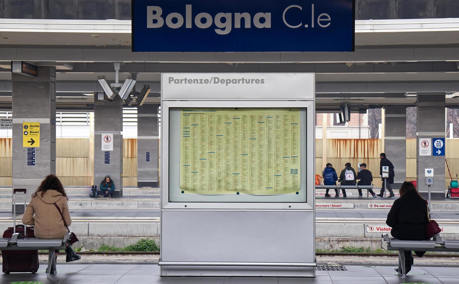 Passengers waiting the train at Bologna Centrale Station. Italy 7444089 ...