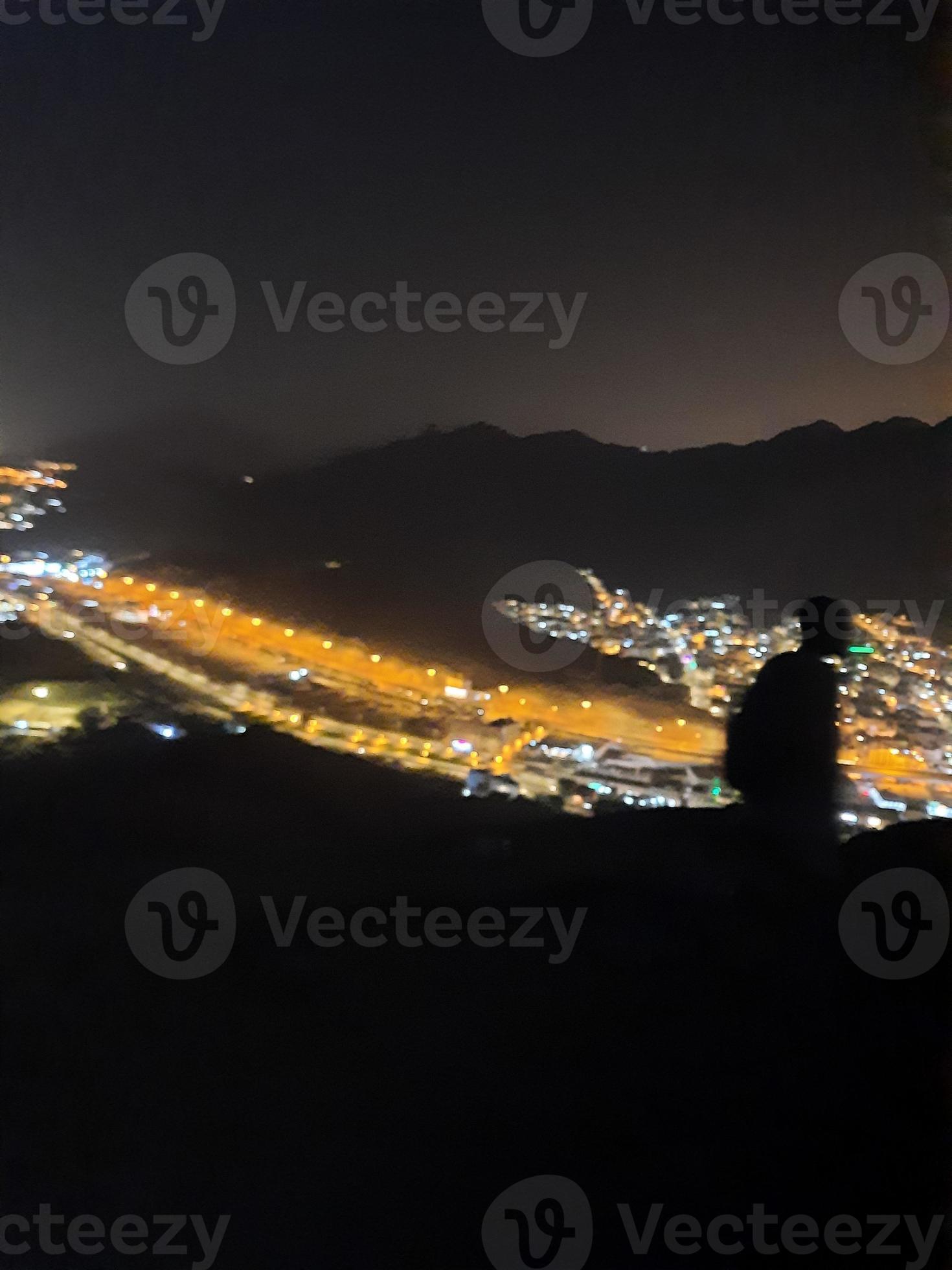 hermosa vista de la montaña jabal al noor en la meca. La cueva de hira ... hermosa vista de la montaña jabal al noor en la meca. La cueva de hira ...