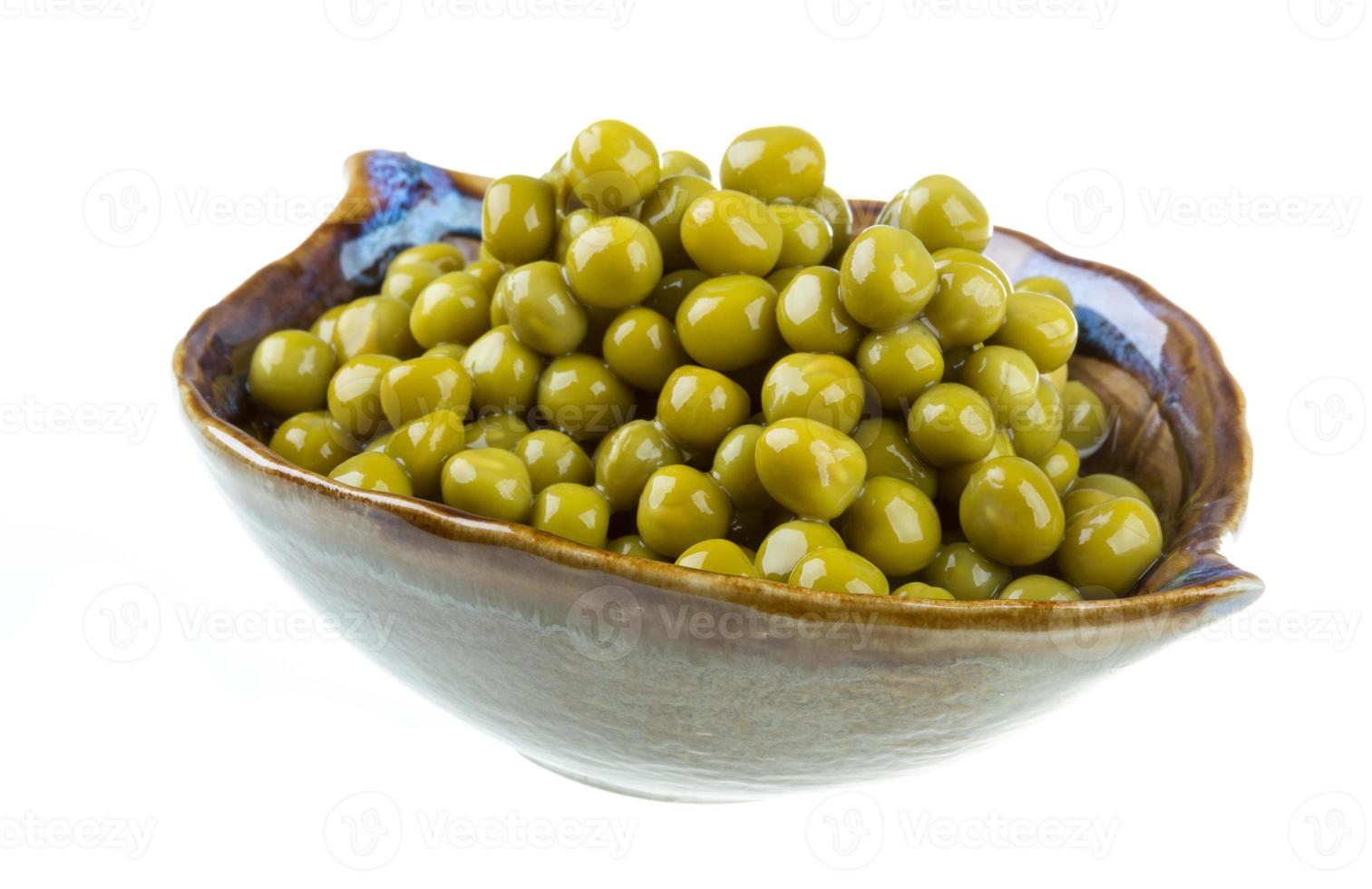 green peas, in a bowl, isolated, white background 7860469 Stock Photo ...
