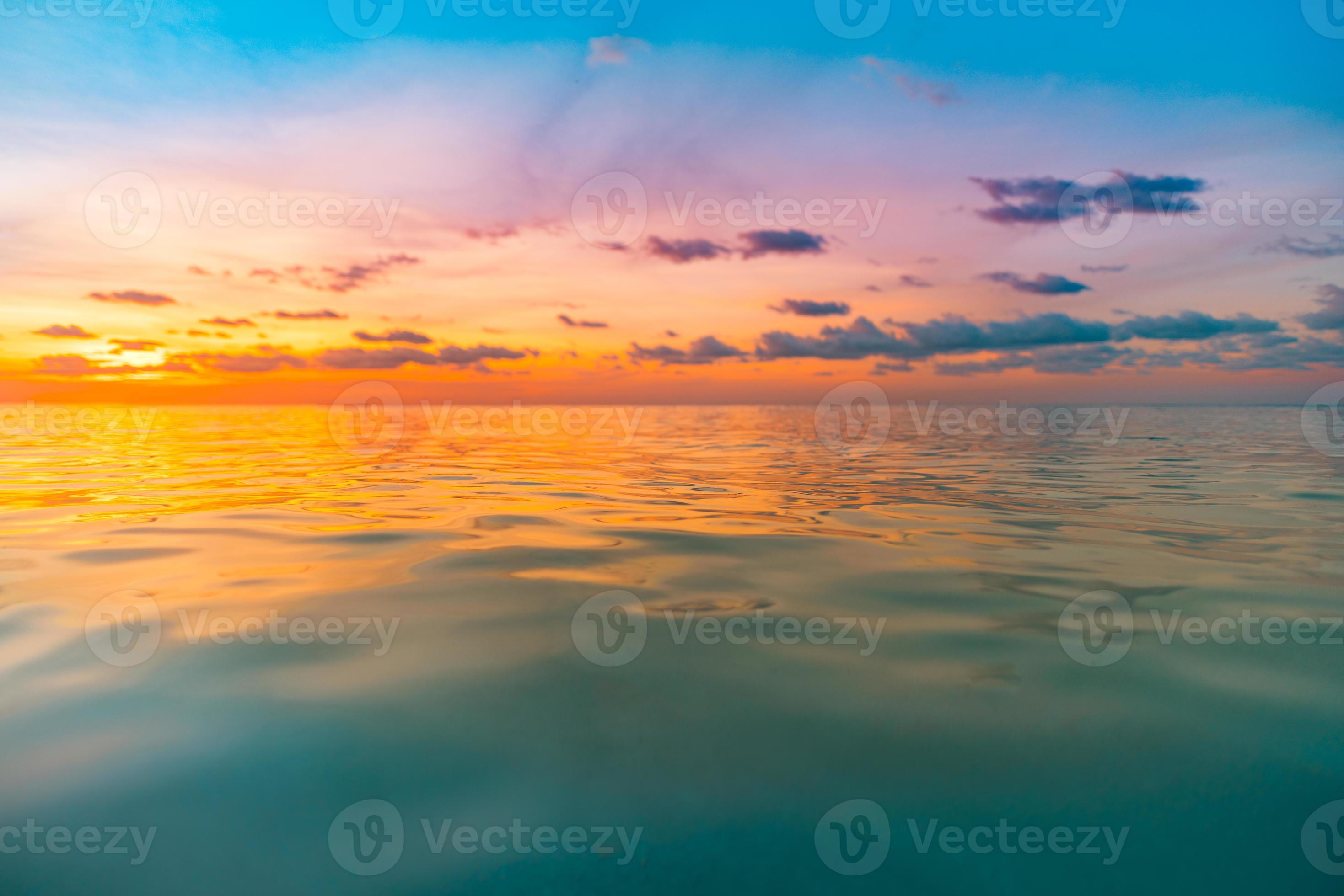 Sunset sea seascape. Colorful ocean beach sunrise. Beautiful beach ...