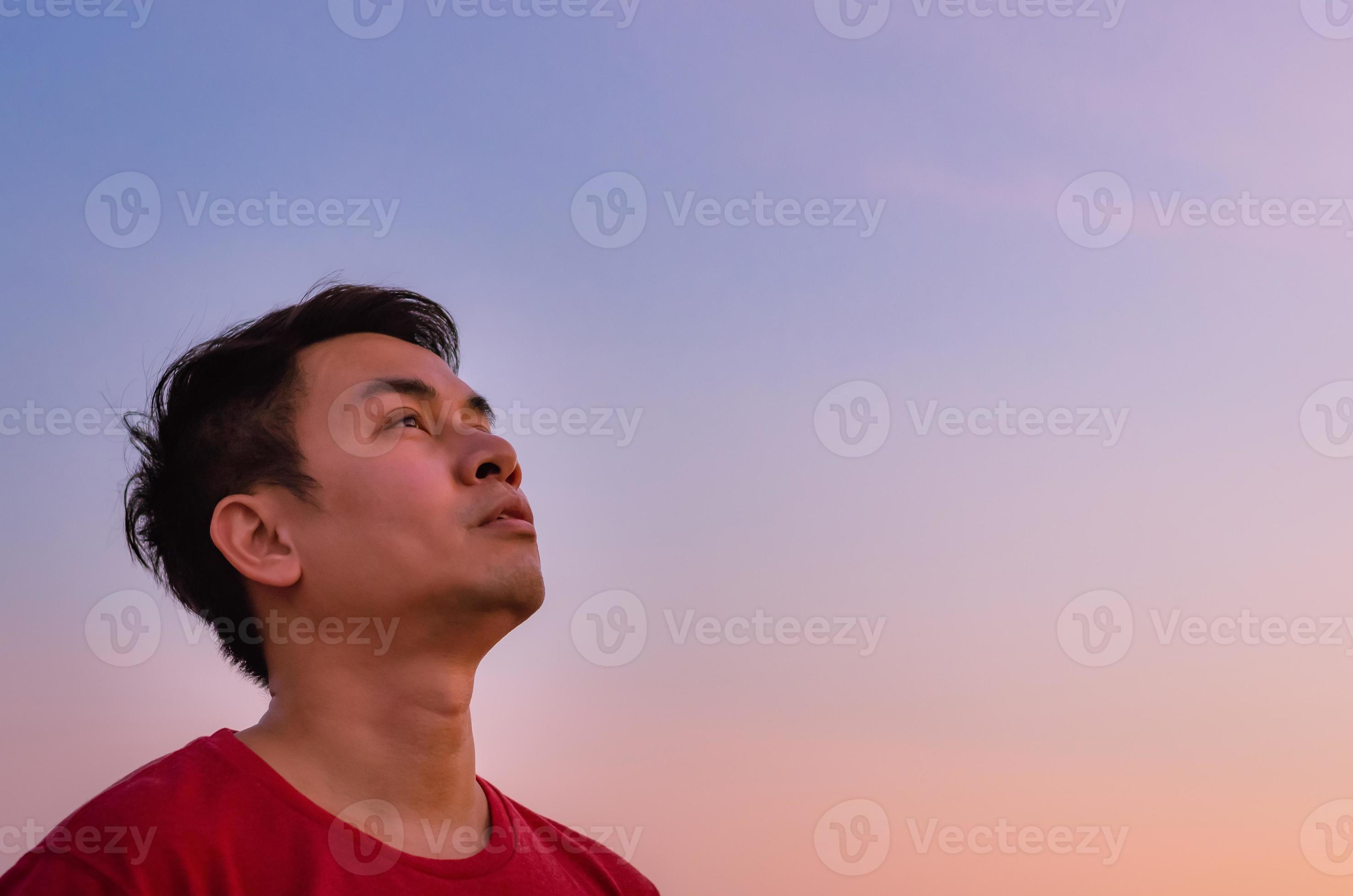 Asian man looking up to sky. Emotion face expression. 8927308 Stock ... Asian man looking up to sky. Emotion face expression. 8927308 Stock ...