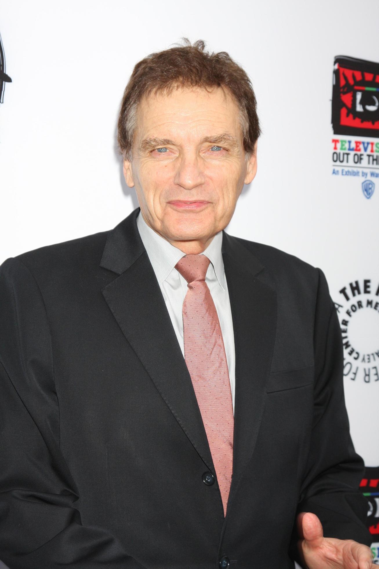 los angeles, 12 de abril - david selby llega a warner brothers television - lanzamiento de ...