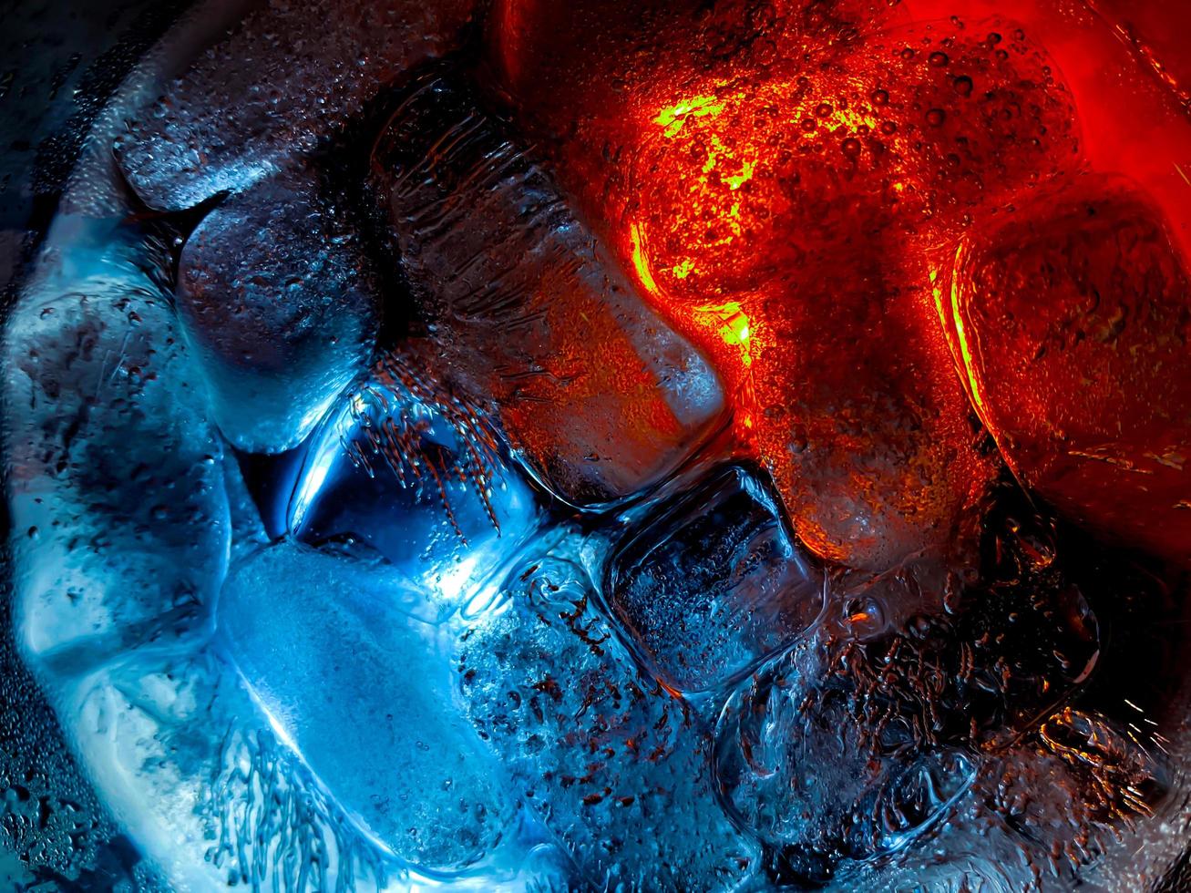 The ice cube shape has been adjusted to add color,It will help refresh and make you feel good ...