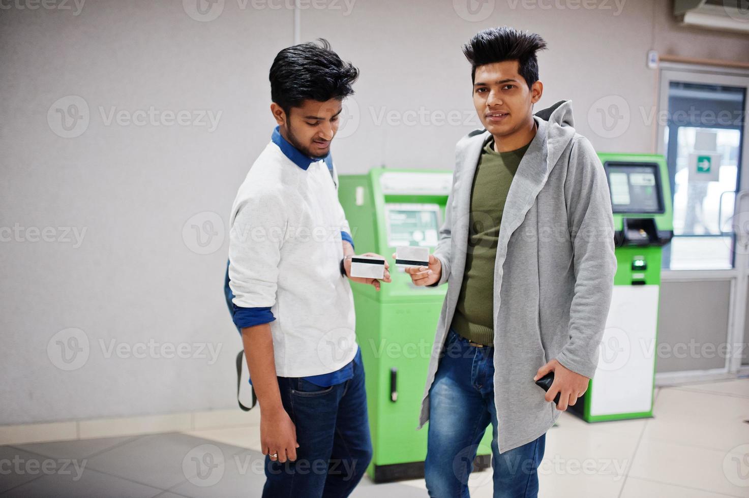 Page 2 | Self Check Stock Photos, Images and Backgrounds for Free Download