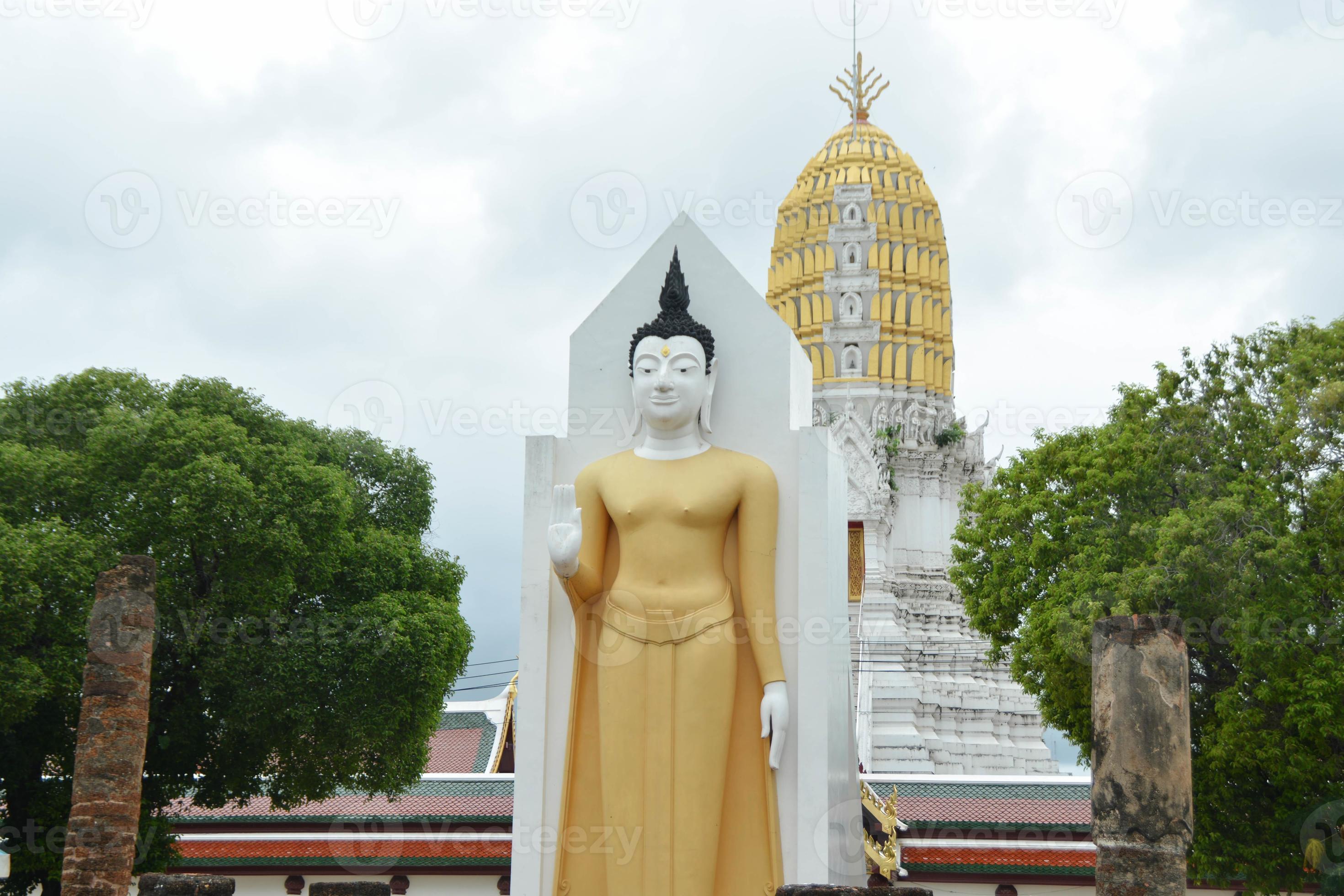 Wat Phra Sri Rattana Mahathat. Temple, Phitsanulok in Thailand. 10573908 Stock Photo at Vecteezy