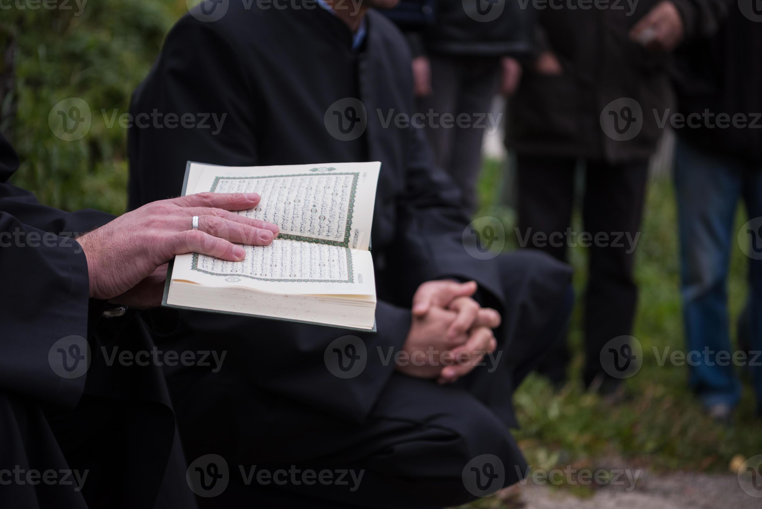 quran holy book reading by imam on islamic funeral 10698298 Stock Photo ...
