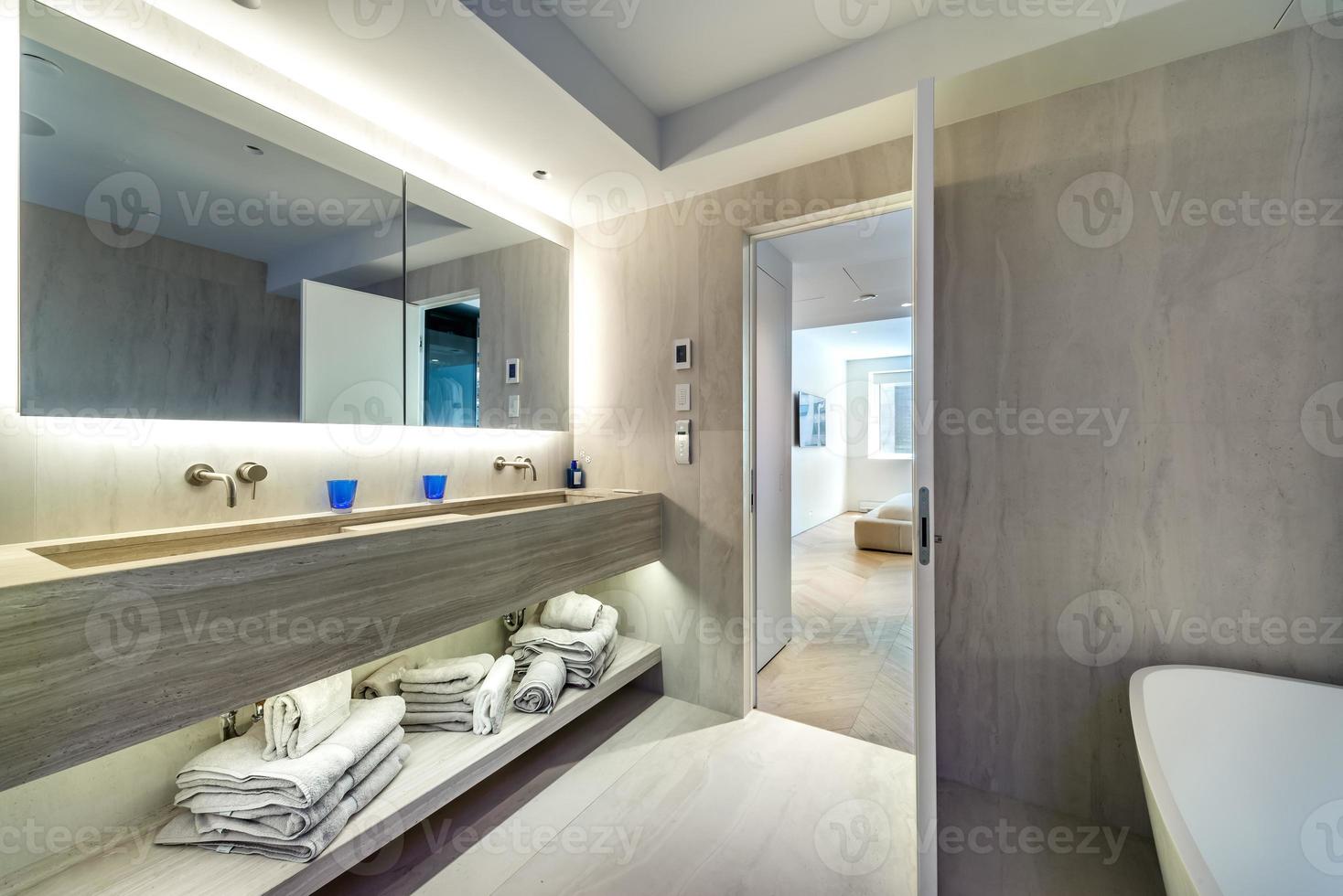 High end luxury modern fully furinished apartment in downtown of ... High end luxury modern fully furinished apartment in downtown of ...
