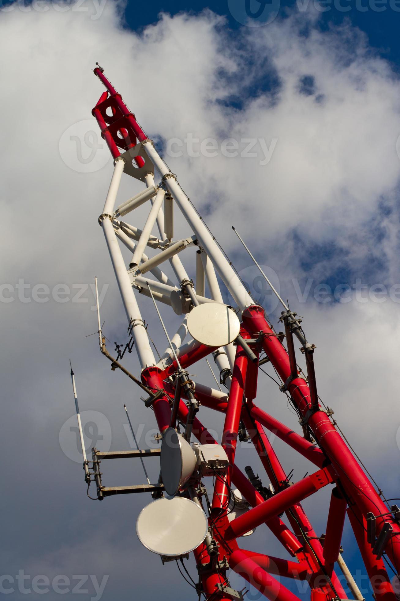 Red and white Telecommunication Tower 10838259 Stock Photo at Vecteezy