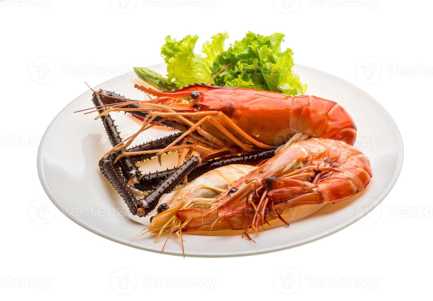 Giant Freshwater Prawn And King Prawns Tiger Prawn On The Plate And White Background 10865656