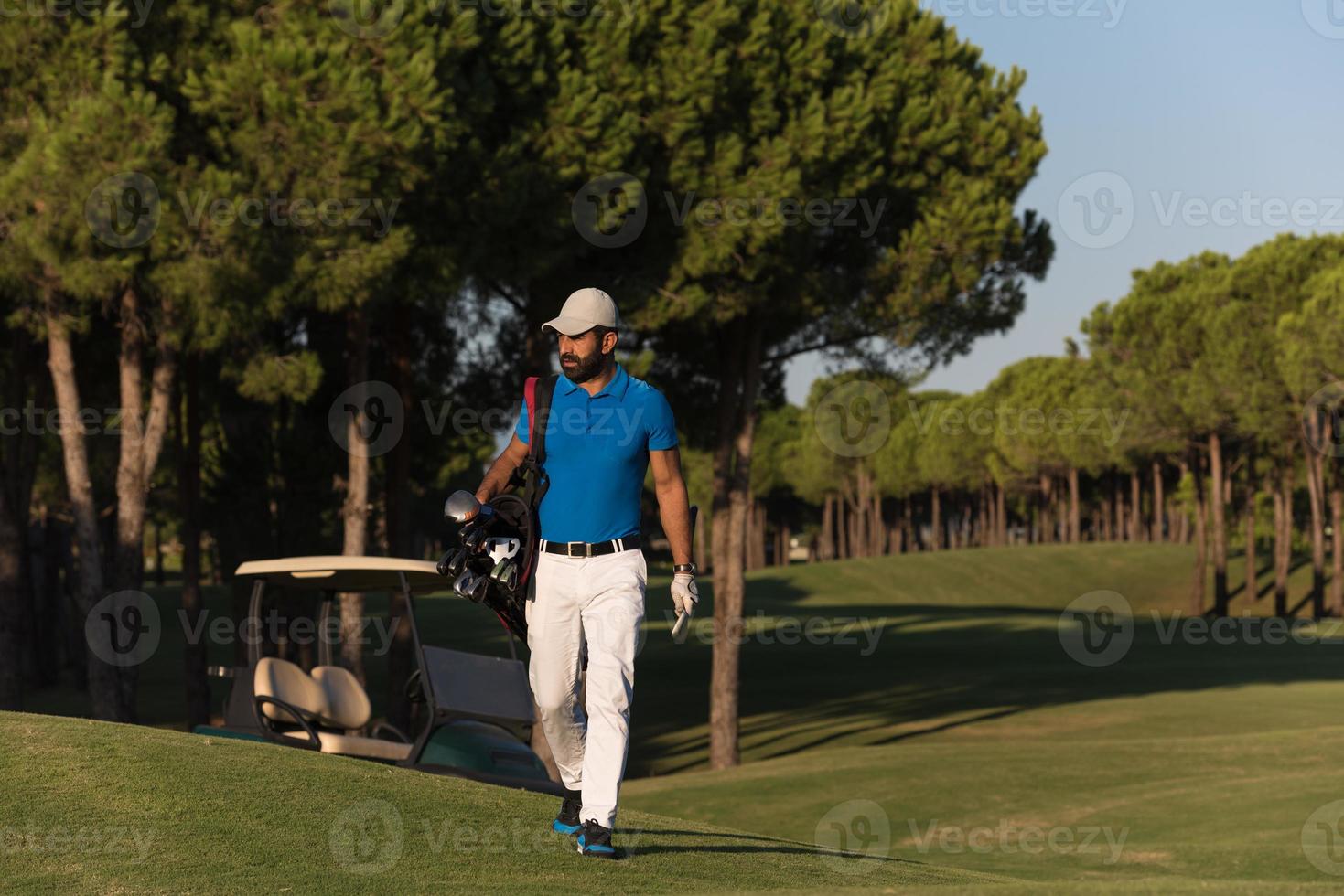 golfer walking and carrying golf bag 10883745 Stock Photo at Vecteezy golfer walking and carrying golf bag 10883745 Stock Photo at Vecteezy