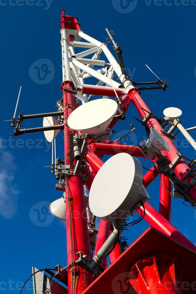 Red and white Telecommunication Tower 10889098 Stock Photo at Vecteezy