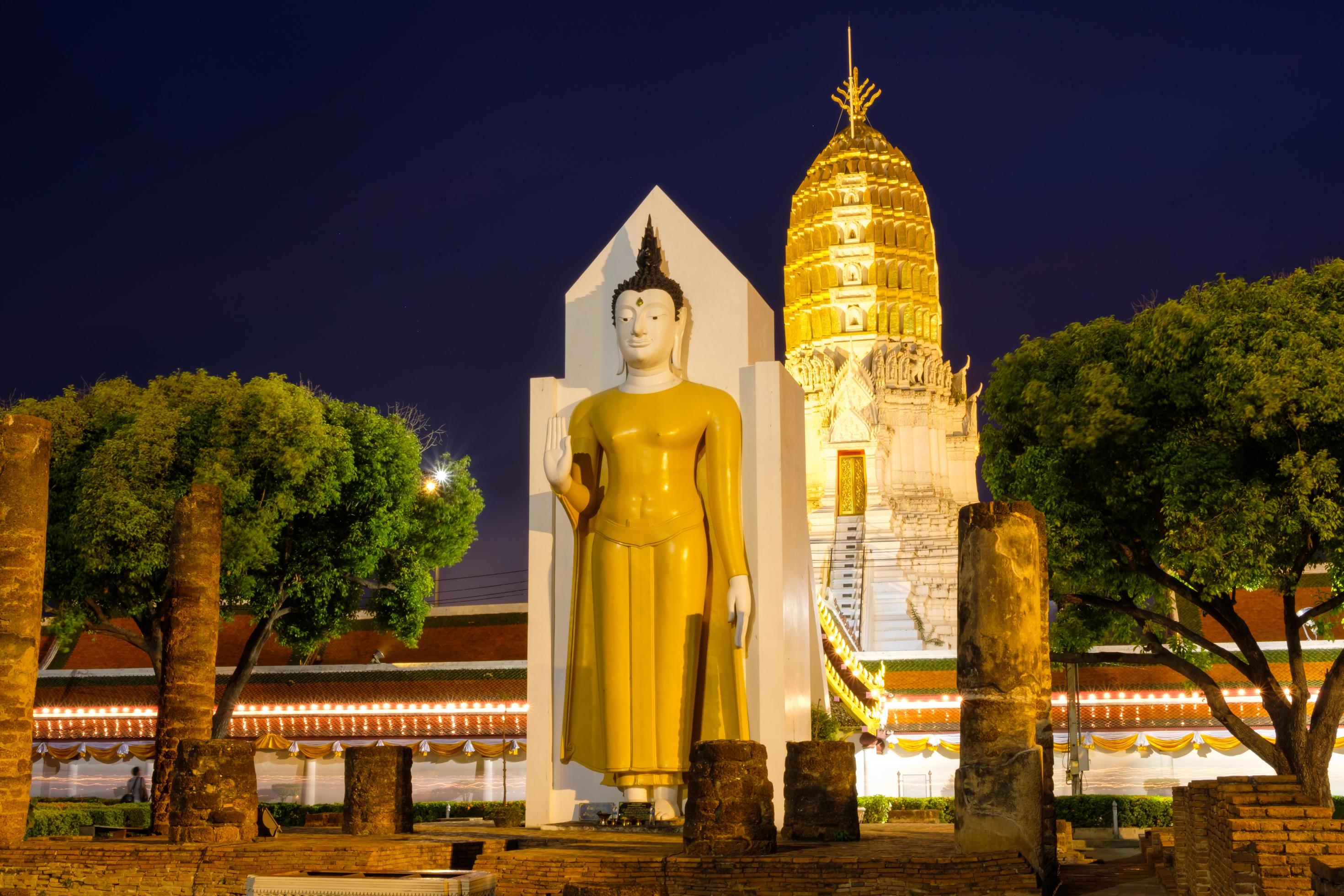 Landscape sunset at Wat Phar Sri Rattana Mahathat Temple or Wat Yai, Phitsanulok in Thailand ...