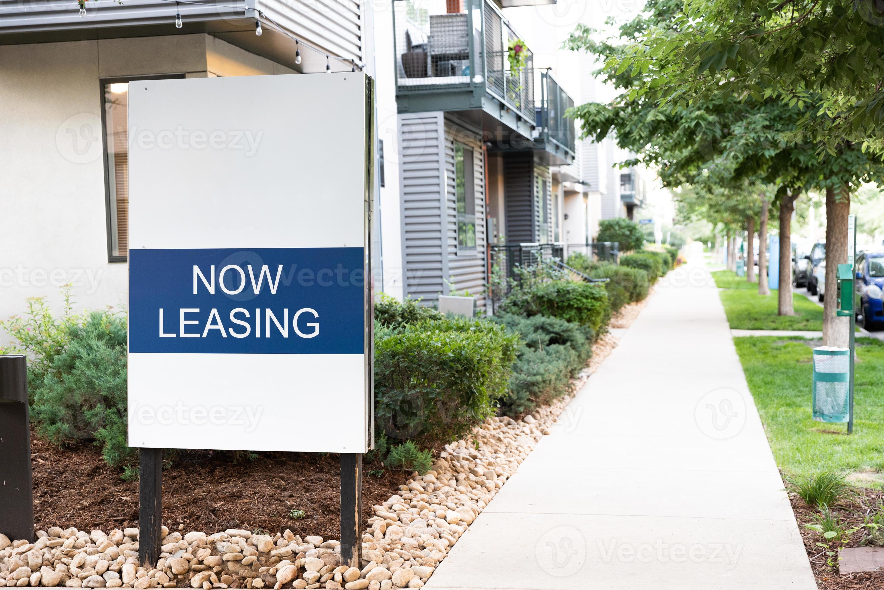 Now Leasing Sign 11076213 Stock Photo at Vecteezy