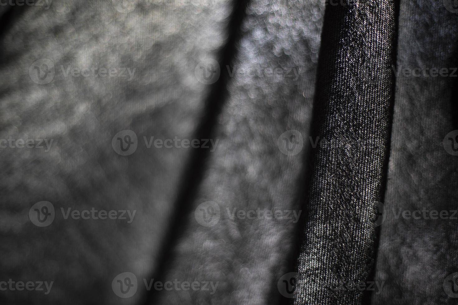 tela negra transparente. cortina en la ventana. luz a través del material. 11145871 Foto de ...