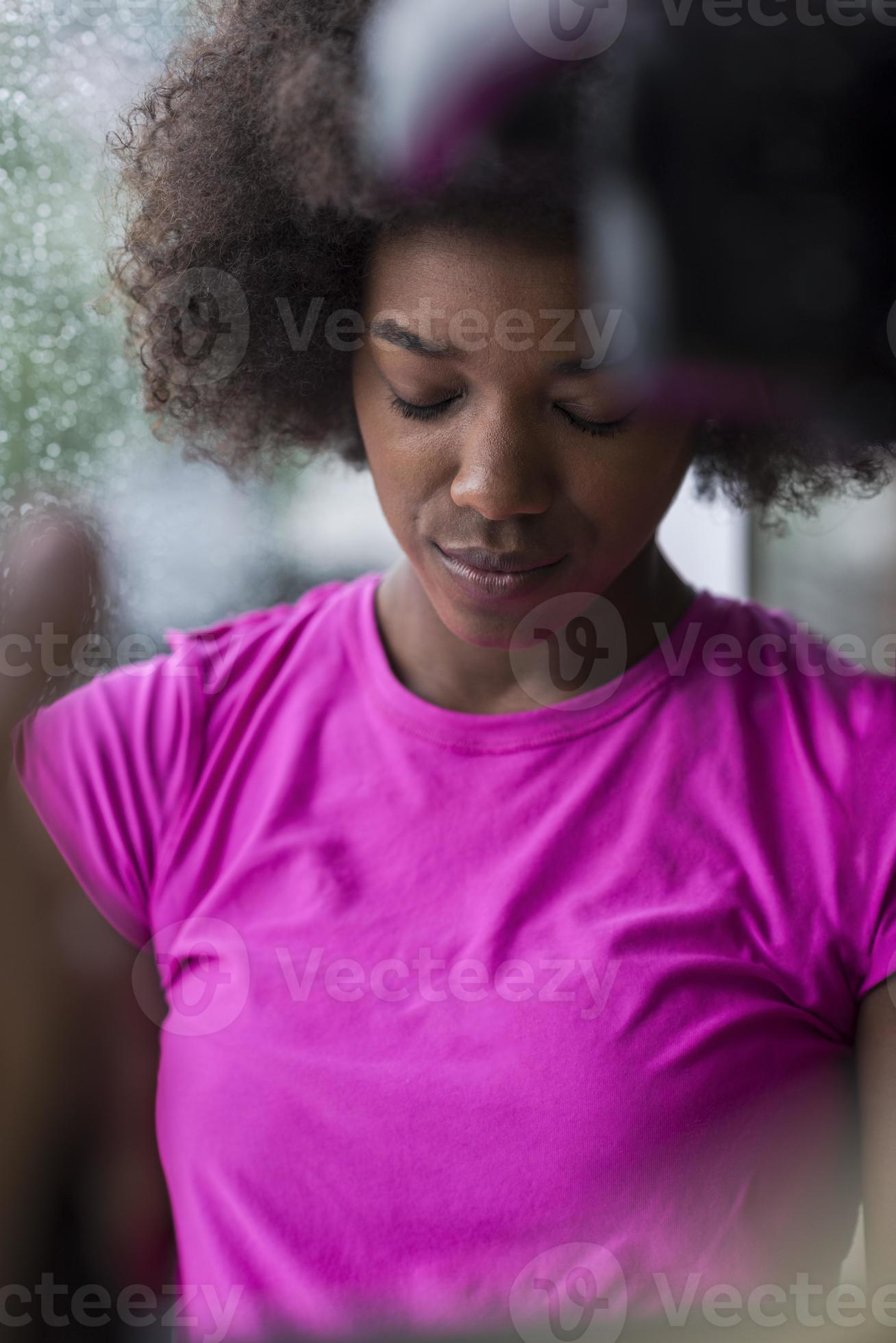african american woman using tablet 11254052 Stock Photo at Vecteezy
