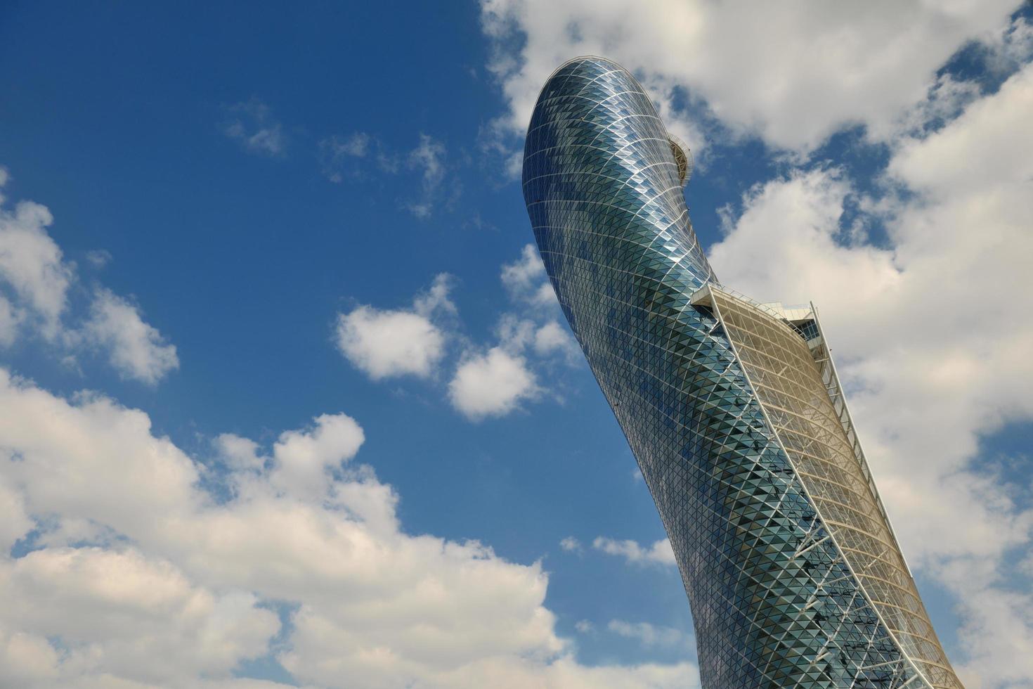 Dubai, 2022 -modern building 11258038 Stock Photo at Vecteezy