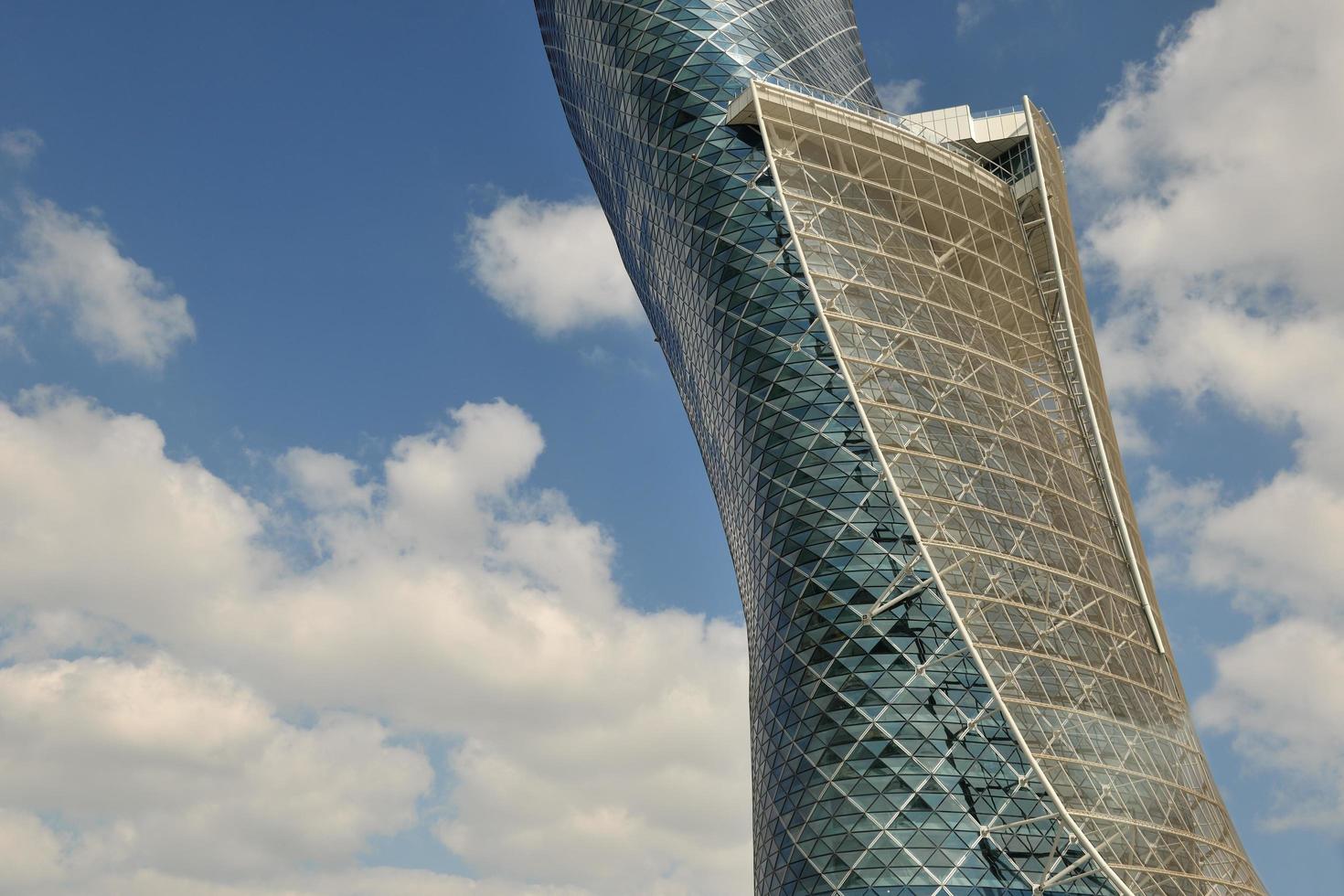 Dubai, 2022 - modern building 11292099 Stock Photo at Vecteezy