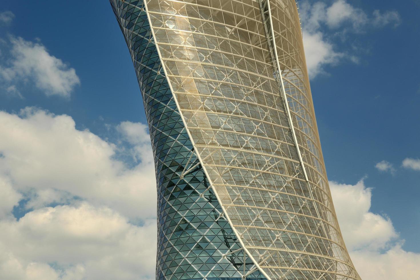 Dubai, 2022 -modern building 11318129 Stock Photo at Vecteezy