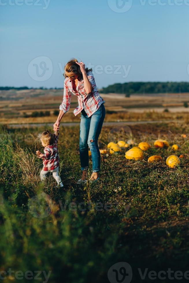 mother teaching her daughter to walk 11357022 Stock Photo at Vecteezy mother teaching her daughter to walk 11357022 Stock Photo at Vecteezy