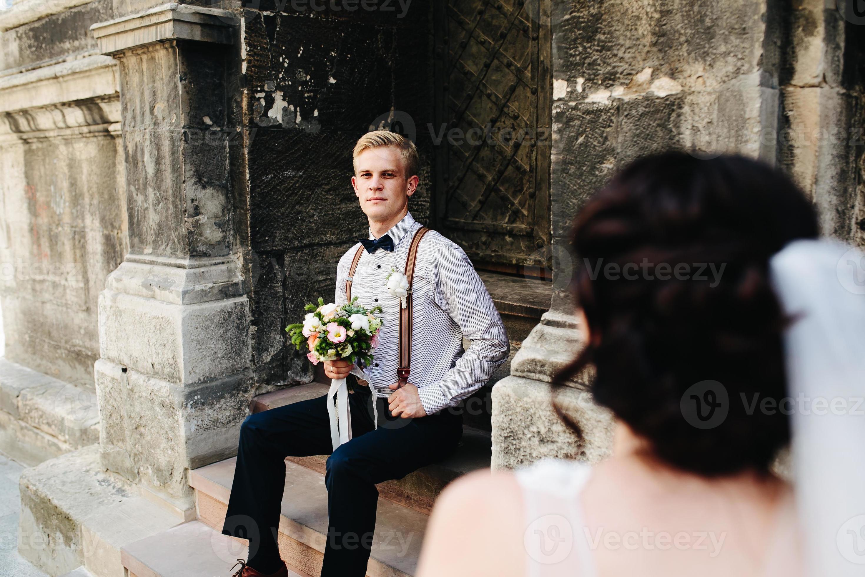 bride sitting on stone steps 11528602 Stock Photo at Vecteezy bride sitting on stone steps 11528602 Stock Photo at Vecteezy