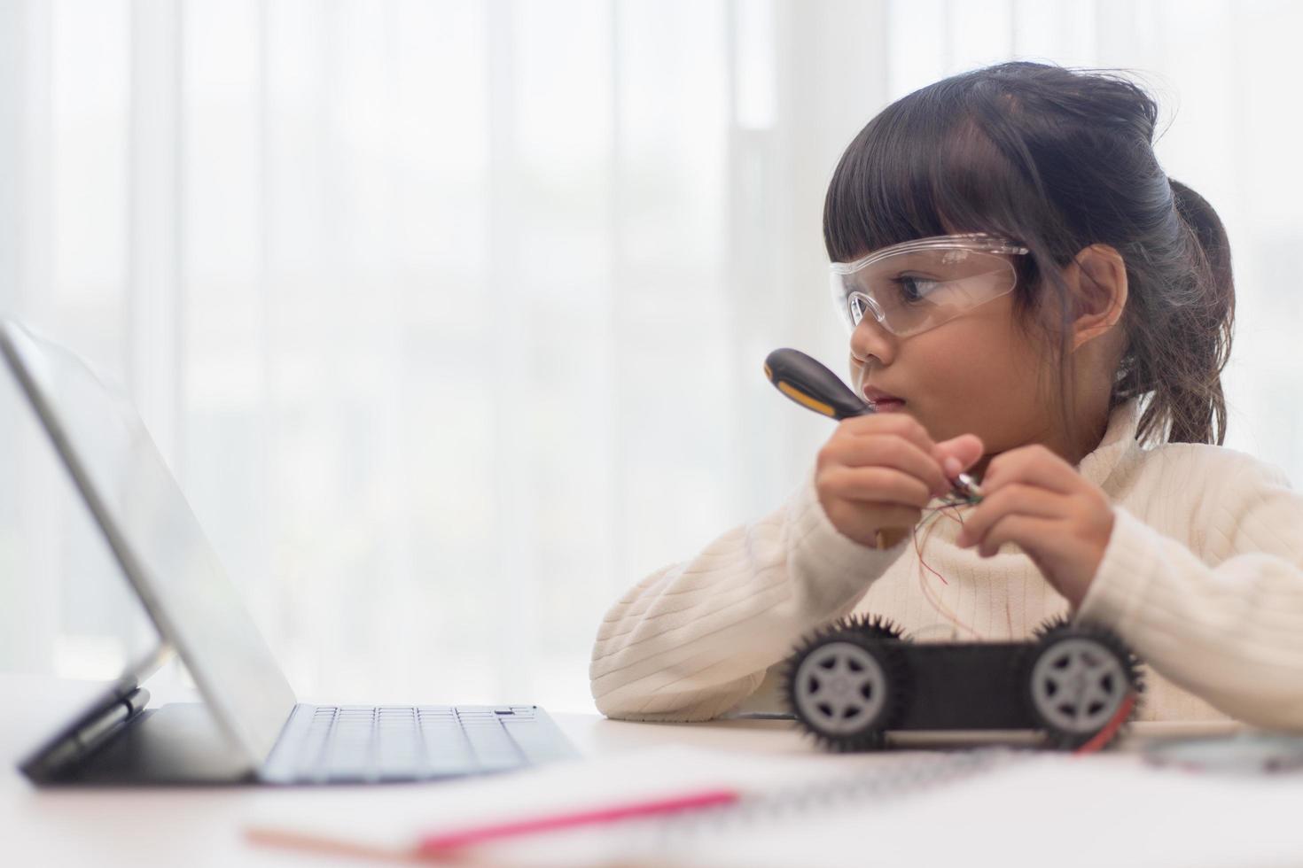 Page 10 | Student Coding Stock Photos, Images and Backgrounds for Free ...