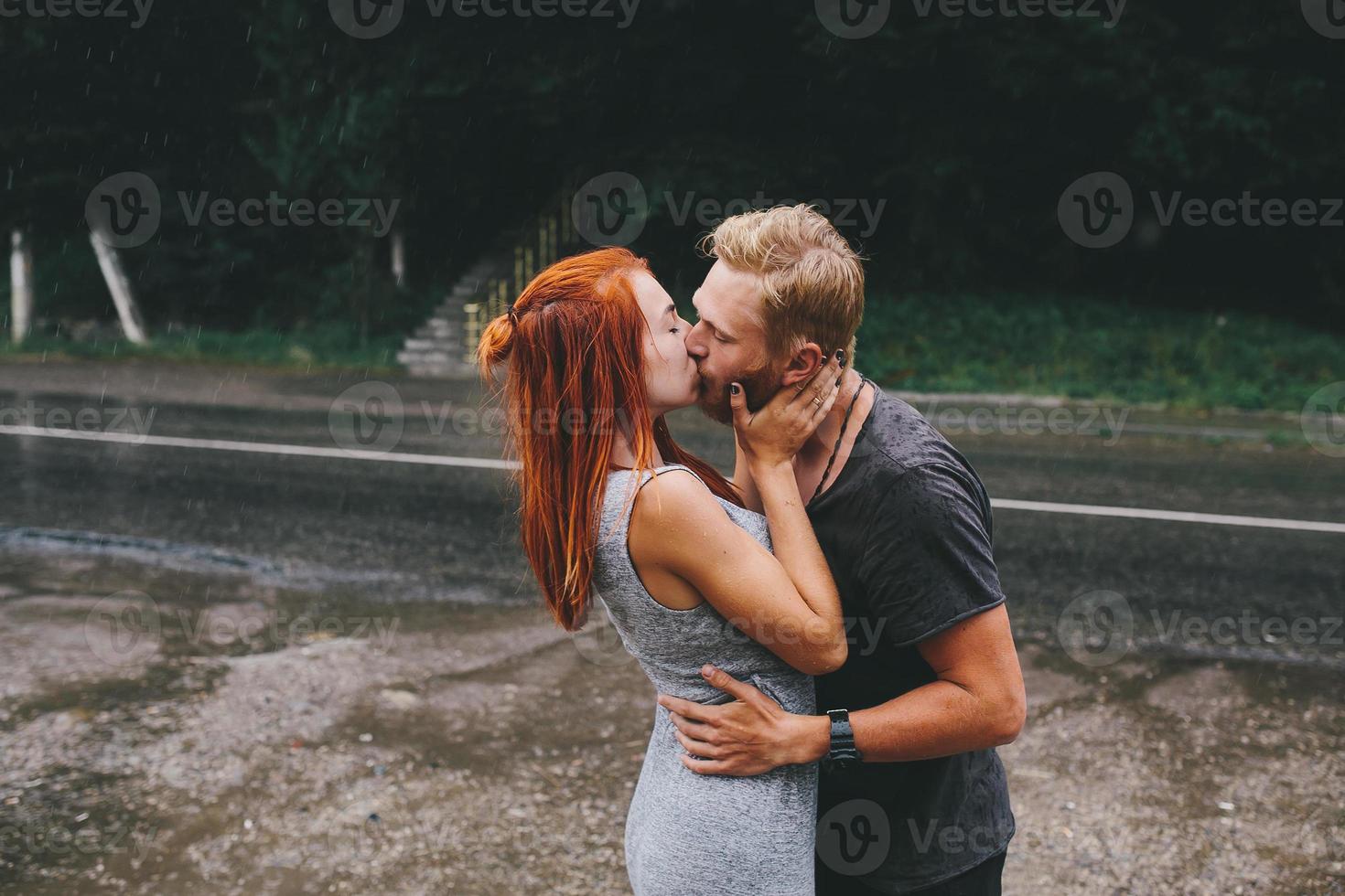 man throws up his girlfriend 11728357 Stock Photo at Vecteezy man throws up his girlfriend 11728357 Stock Photo at Vecteezy