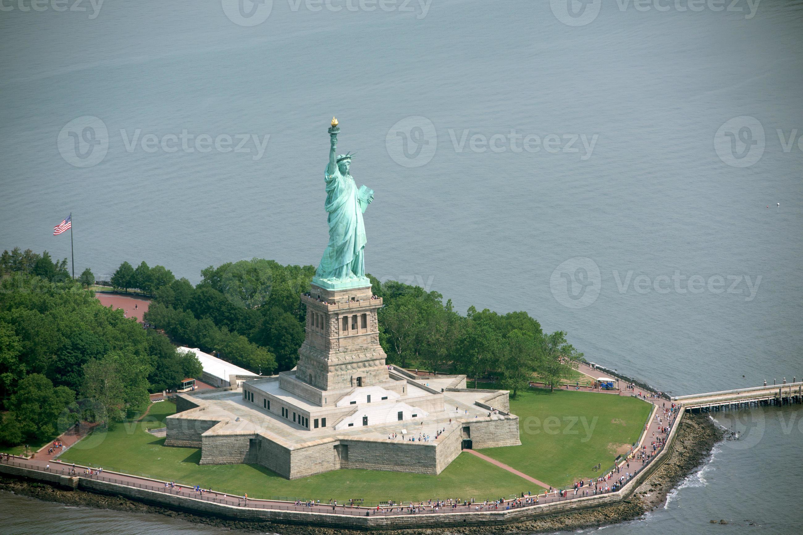 statue of liberty aerial view 12212771 Stock Photo at Vecteezy statue of liberty aerial view 12212771 Stock Photo at Vecteezy