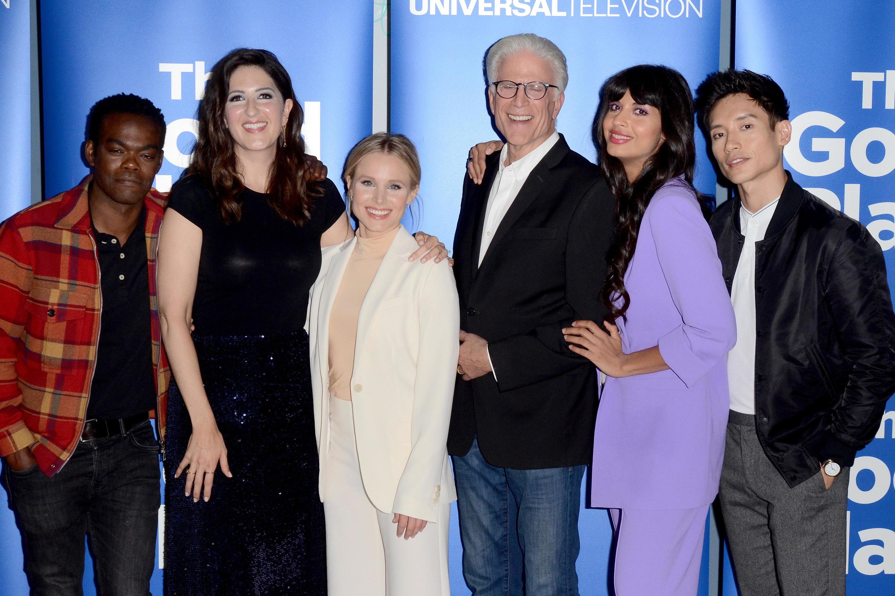 LOS ANGELES JUN 17 - William Jackson Harper, DArcy Carden, Kristen Bell, Ted Danson, Jameela ...