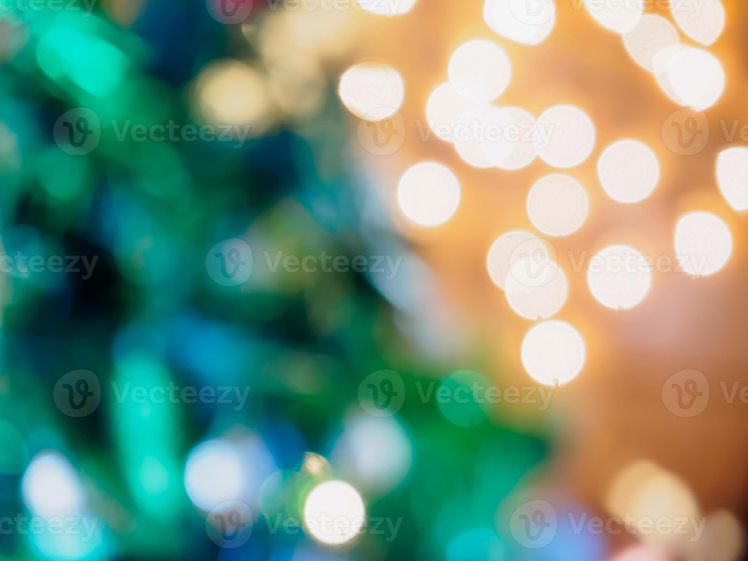 Christmas tree with bokeh light blur background 12513672 Stock Photo at Vecteezy