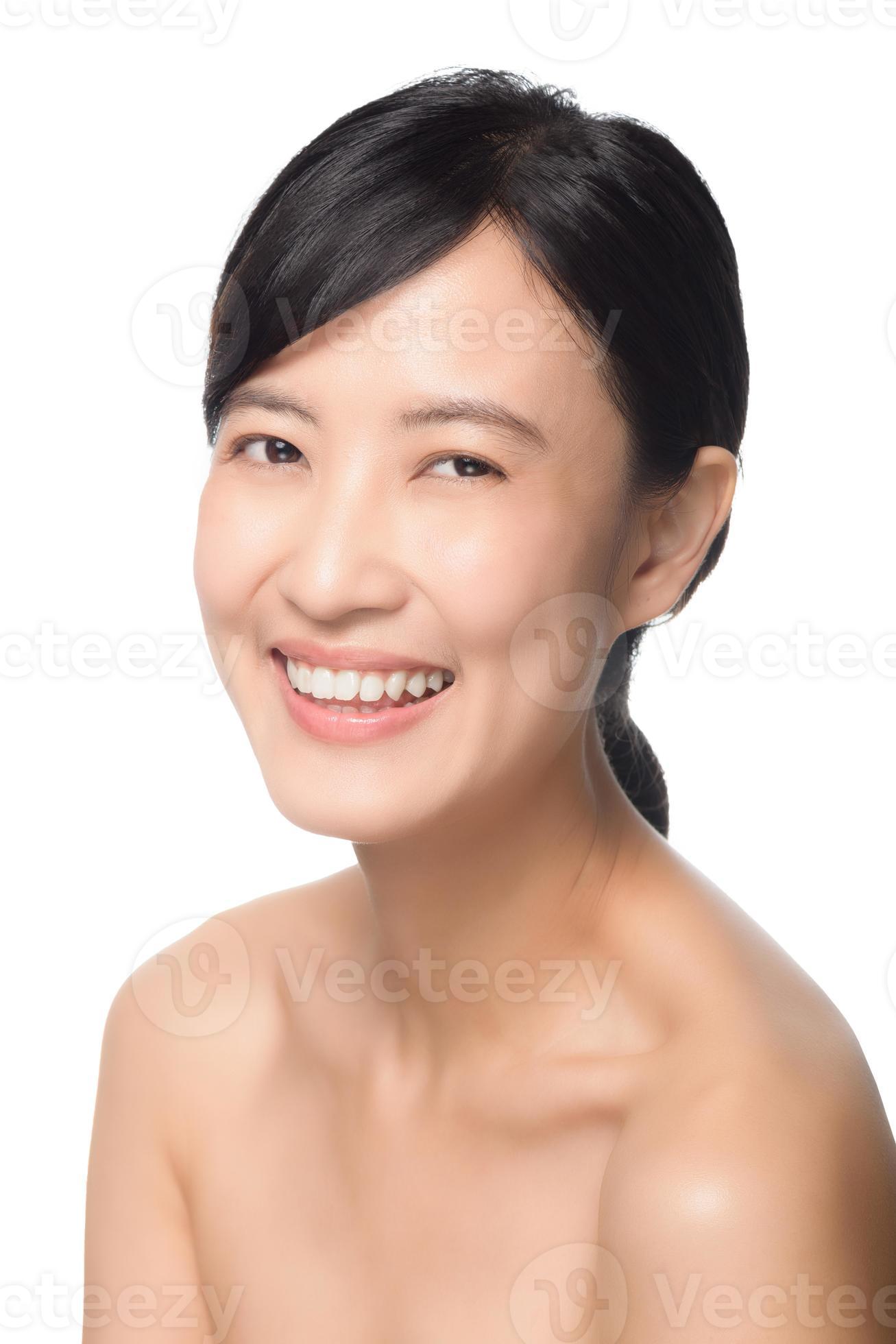 Retrato De Una Hermosa Joven Asiática Limpia El Concepto De Piel Desnuda Y Fresca Chica 5291