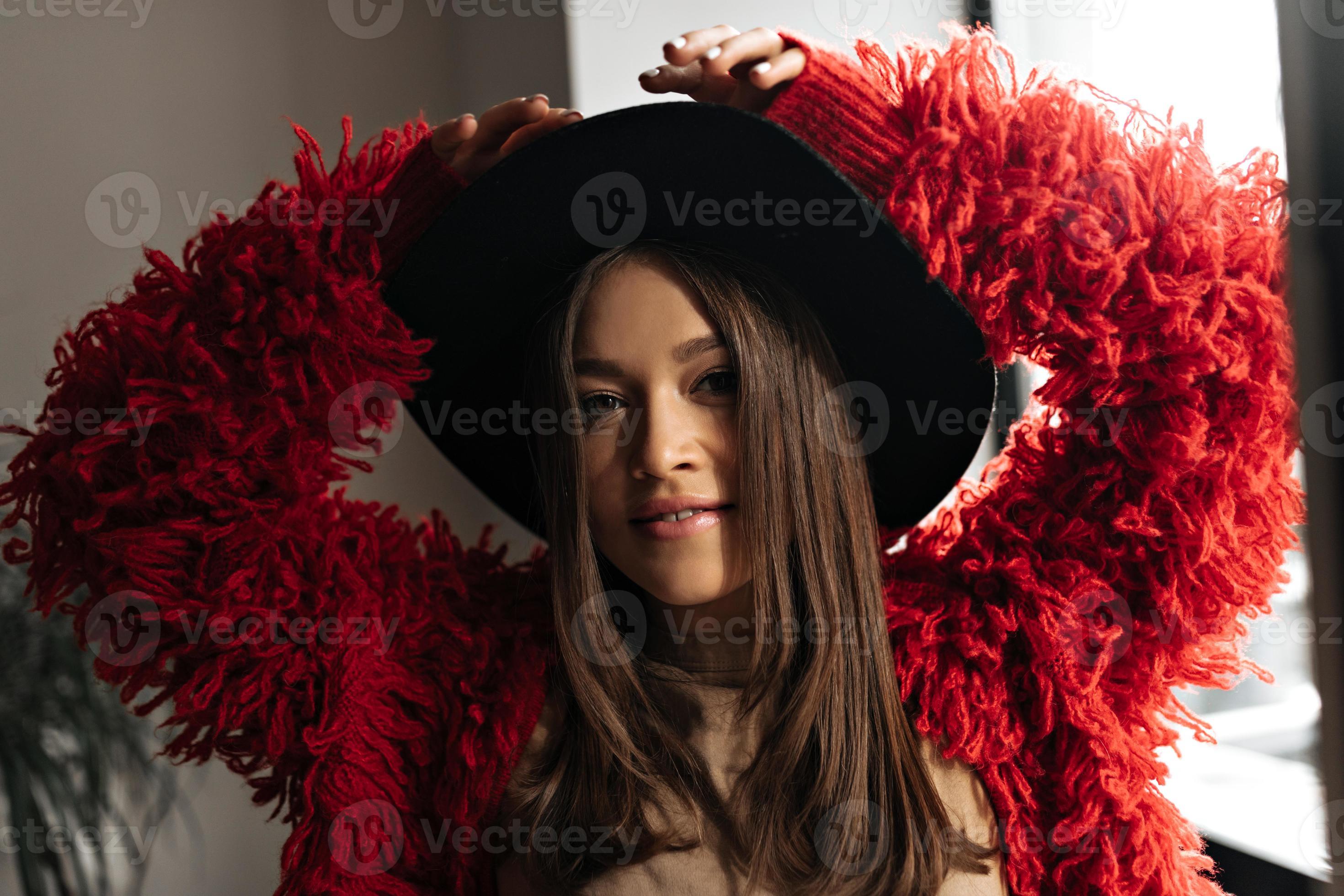 Attractive Woman In Fluffy Jacket And Wide Brimmed Hat Is Smiling Sweetly Lady With Straight