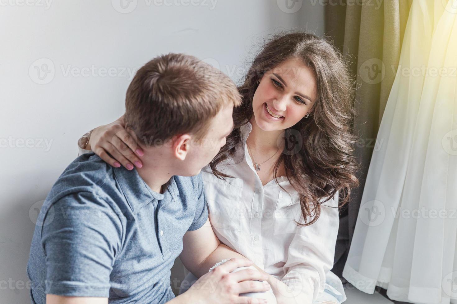 Pareja Sexy Romántica Enamorada Pasando Un Buen Rato Juntos Mujer Joven Abrazando A Su Novio