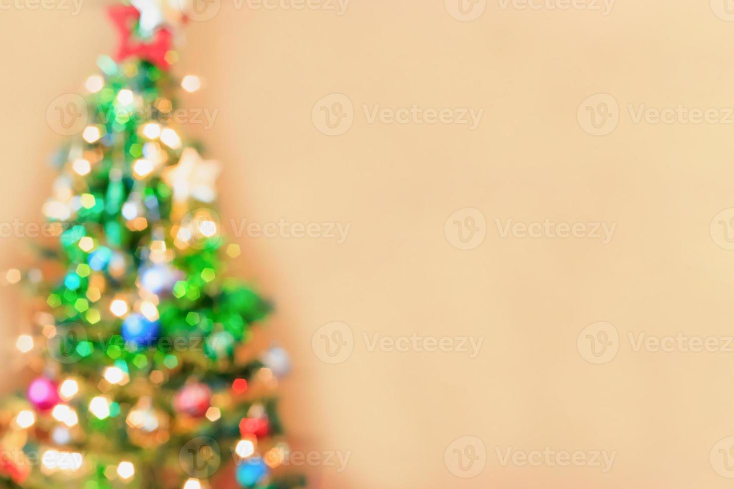 Abstract blurred christmas tree with bokeh light background 13284411 Stock Photo at Vecteezy