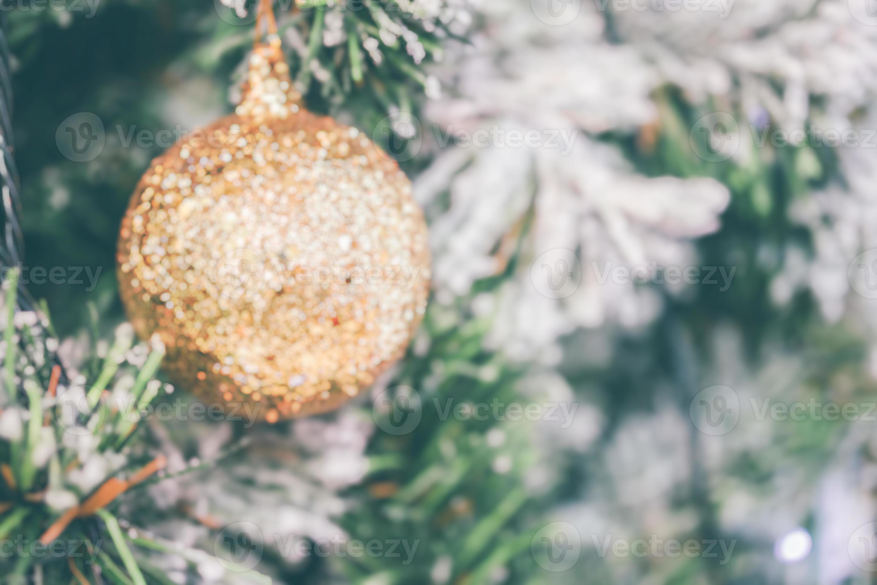 Abstract blurred christmas tree with bokeh light background 13656519 Stock Photo at Vecteezy