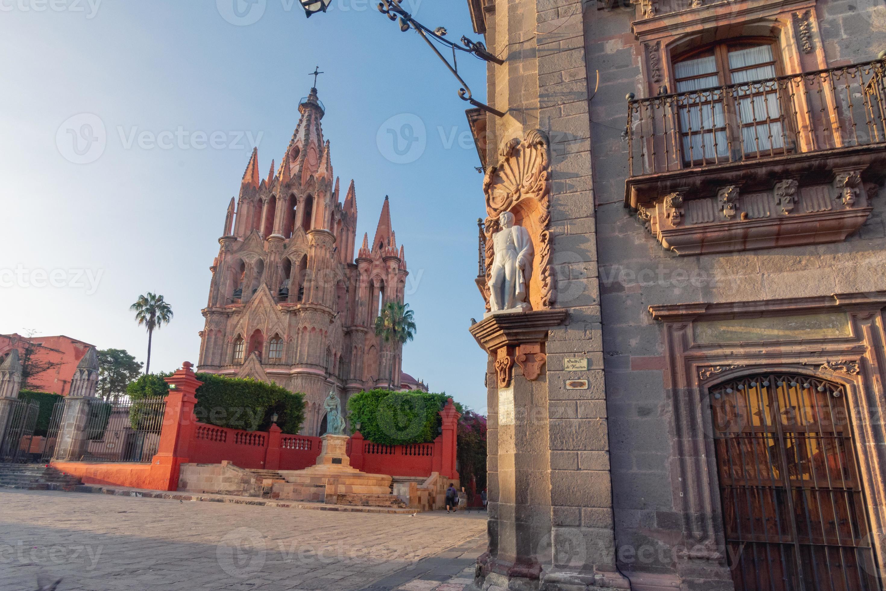 parroquia arcangel iglesia jardin plaza del pueblo rafael chruch san miguel de allende, mexico ...