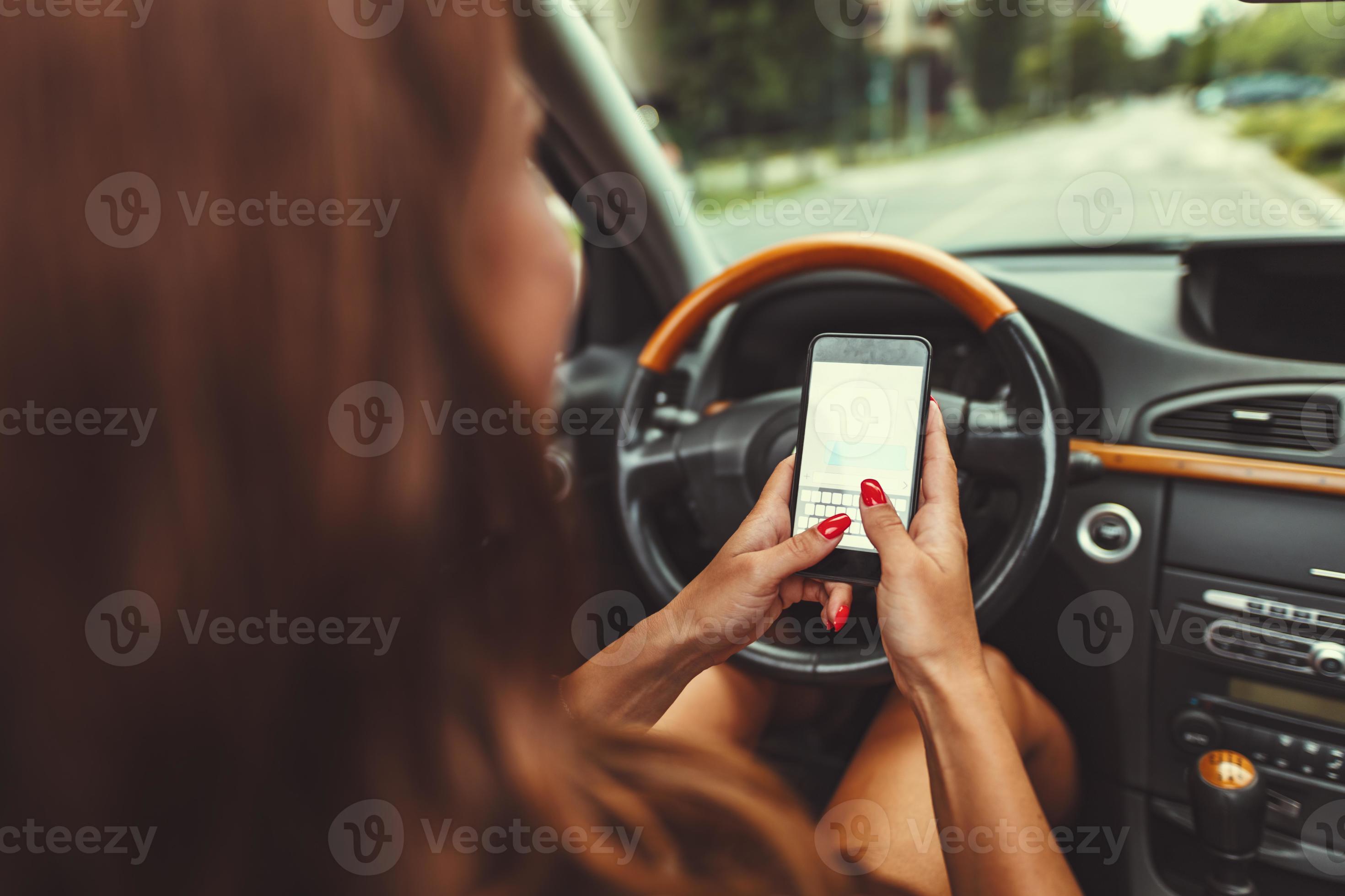 No Texting While Driving 14045798 Stock Photo at Vecteezy