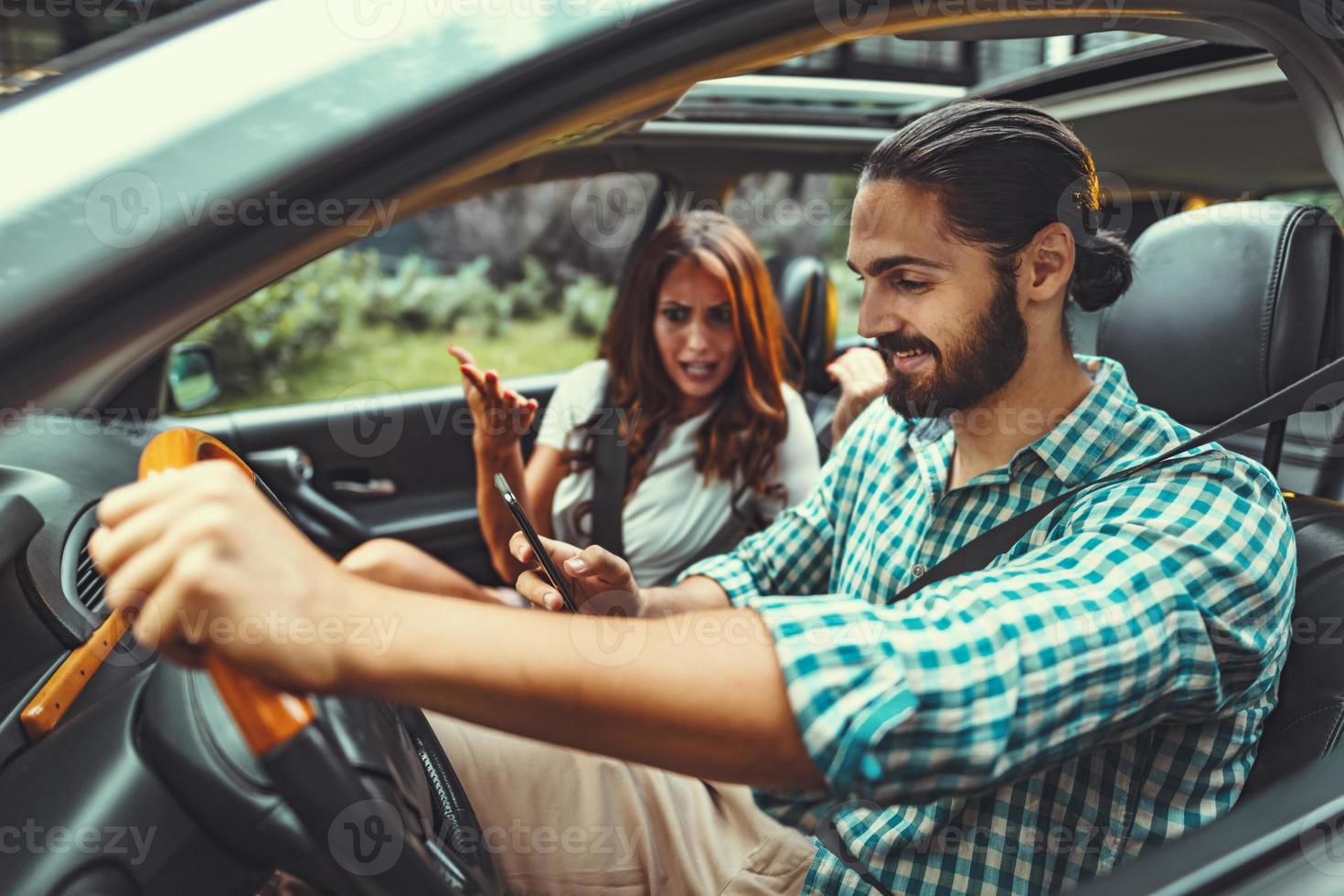 No Texting While Driving 14046388 Stock Photo at Vecteezy