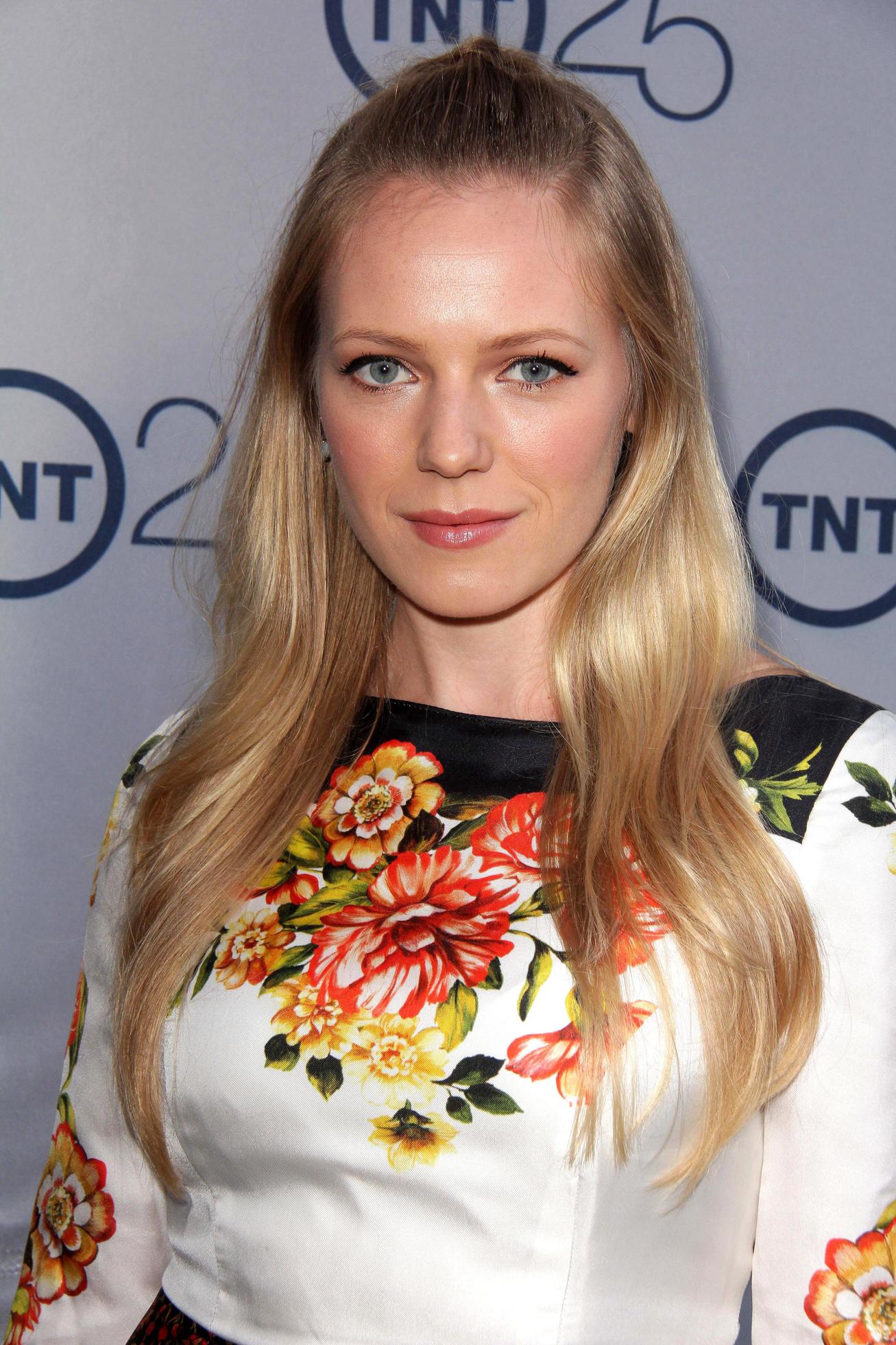 Los Angeles Jul 24 Emma Bell Arrives At Tnt S 25th Anniversary Party