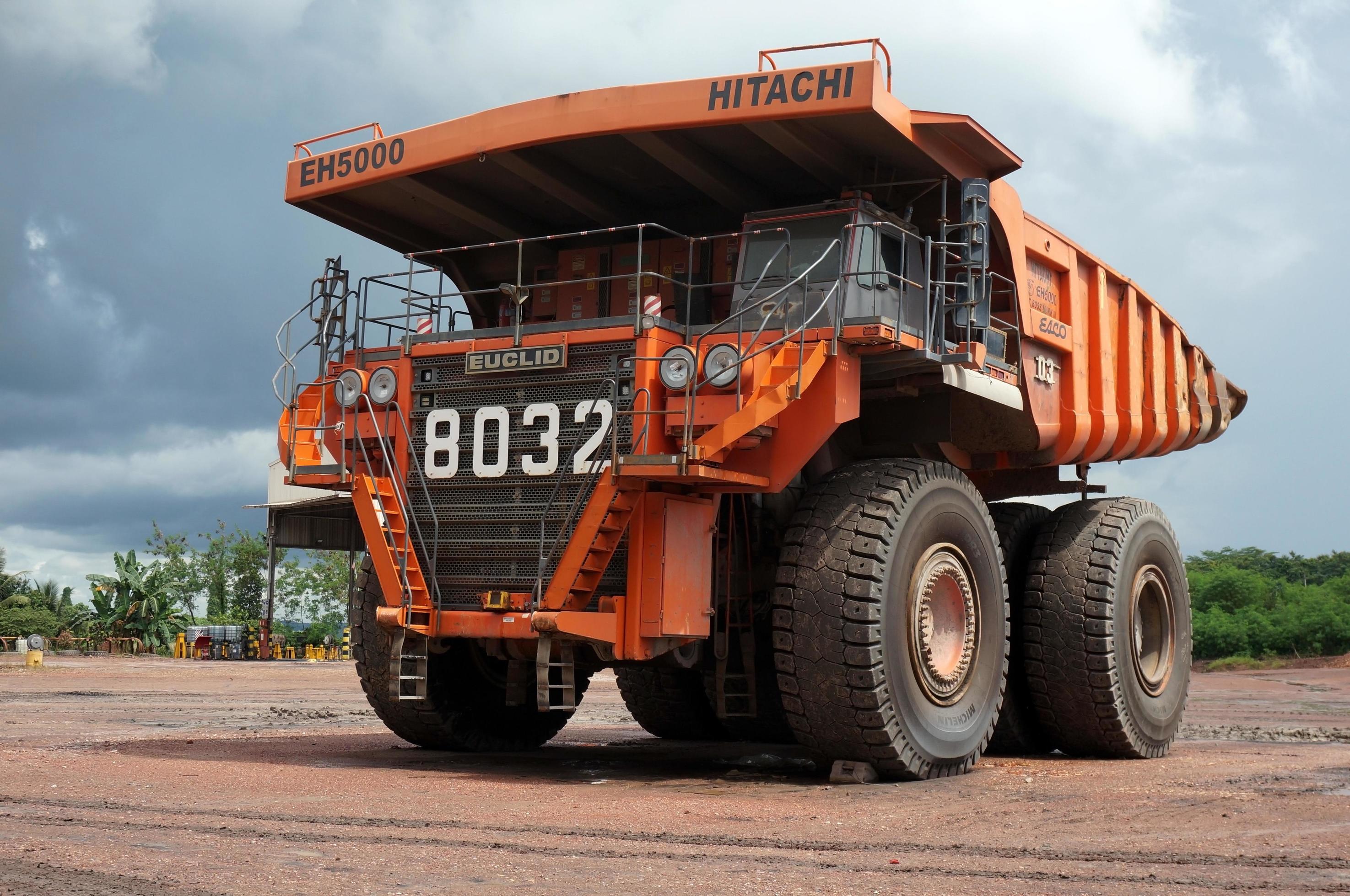 East Kutai, East Kalimantan, Indonesia, 2022 - Mining dump truck Hitachi EH5000 14199326 Stock ...