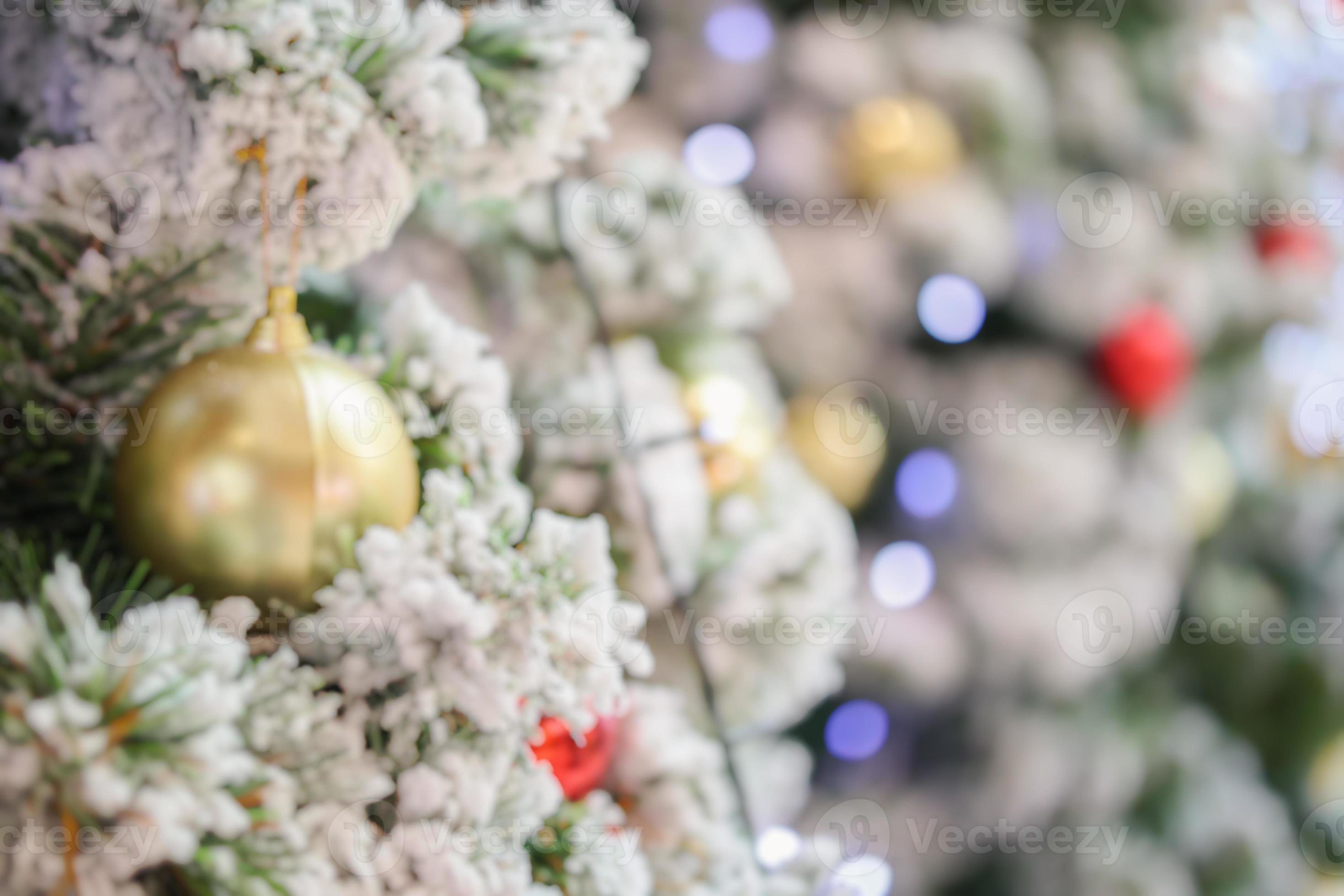 Abstract blurred christmas tree with bokeh light background 14219439 Stock Photo at Vecteezy