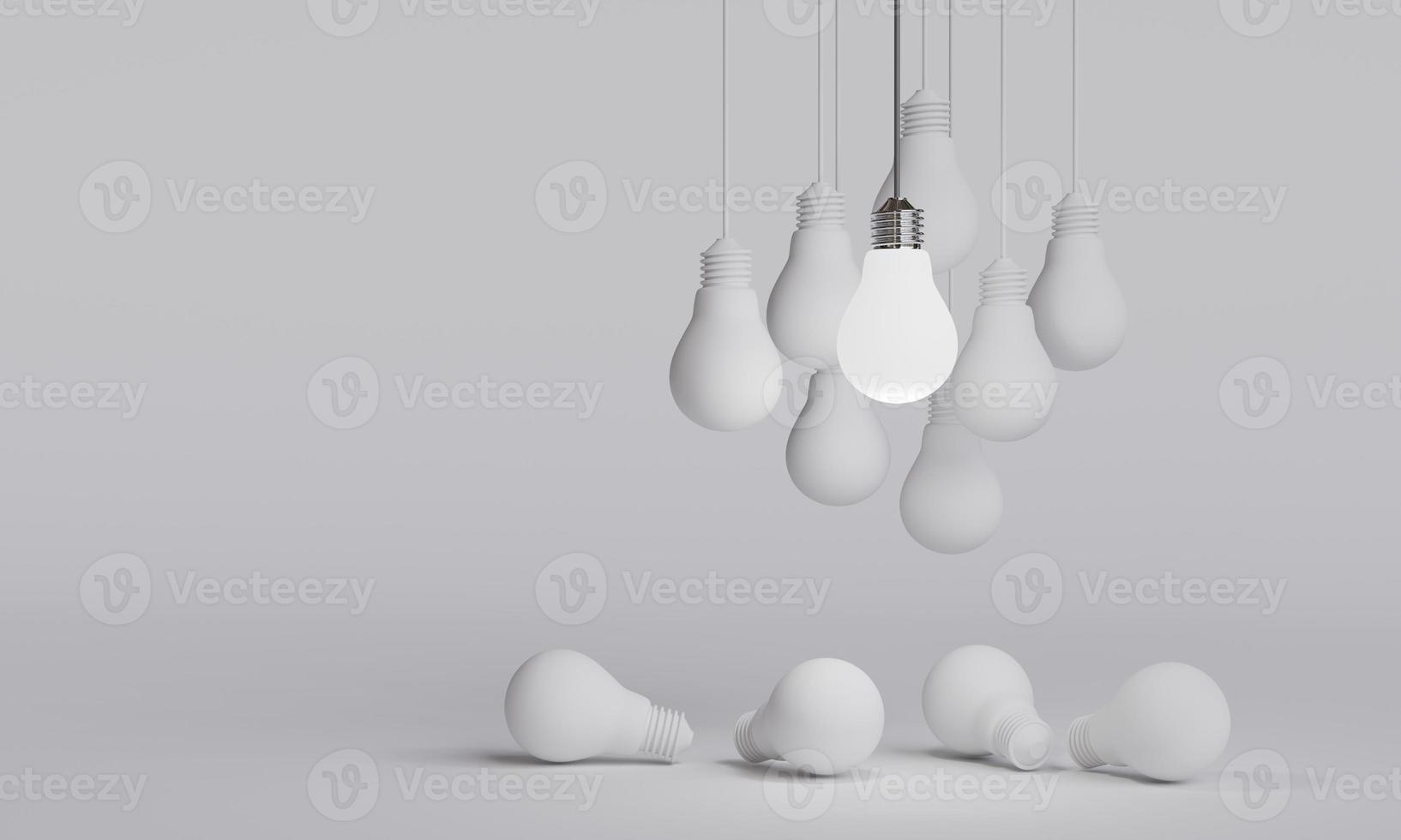 bombillas incandescentes entre bombillas blancas. concepto de ... bombillas incandescentes entre bombillas blancas. concepto de ...