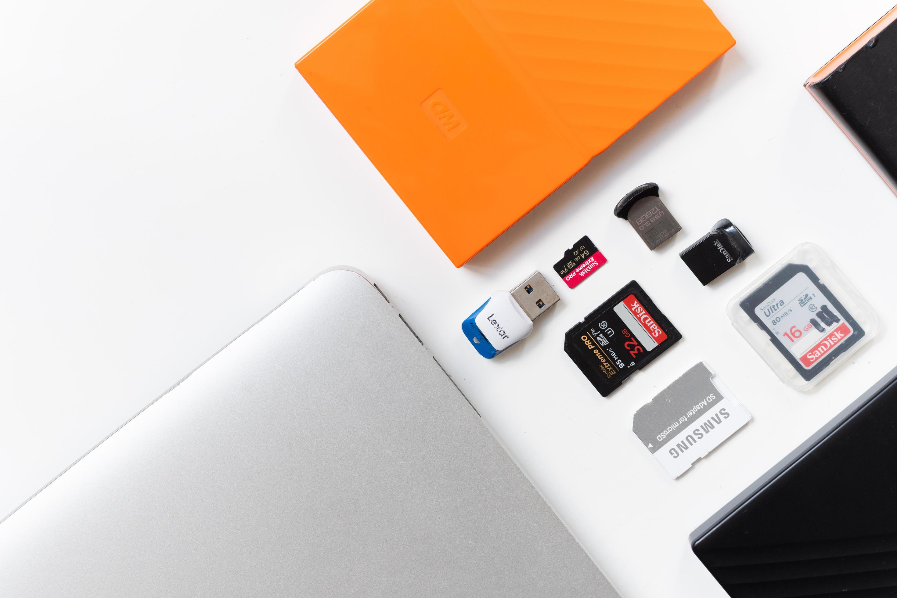 Usa 2021 Various Digital Data Storage Devices Usb Sticks External