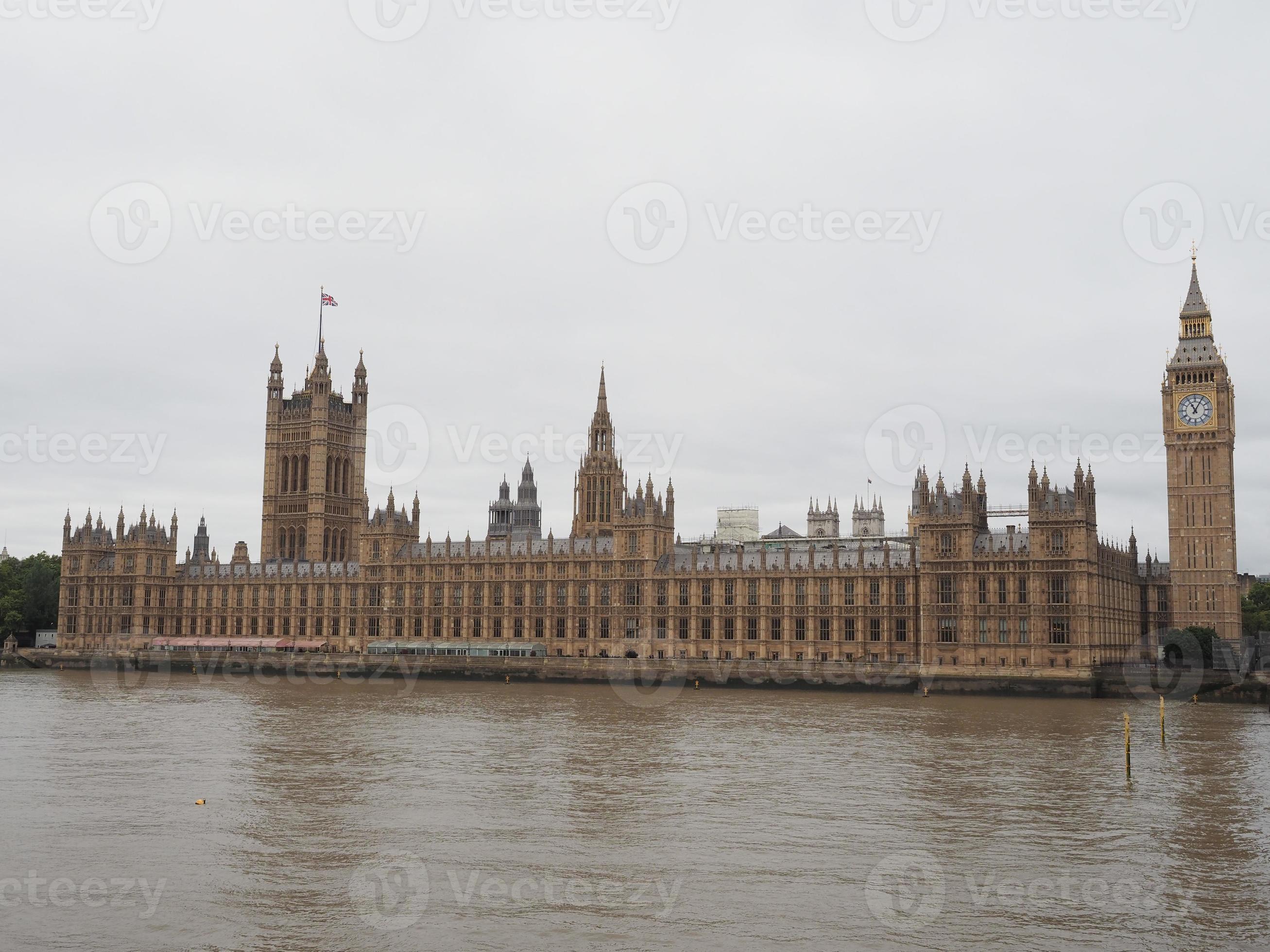 Houses of Parliament in London 15132375 Stock Photo at Vecteezy