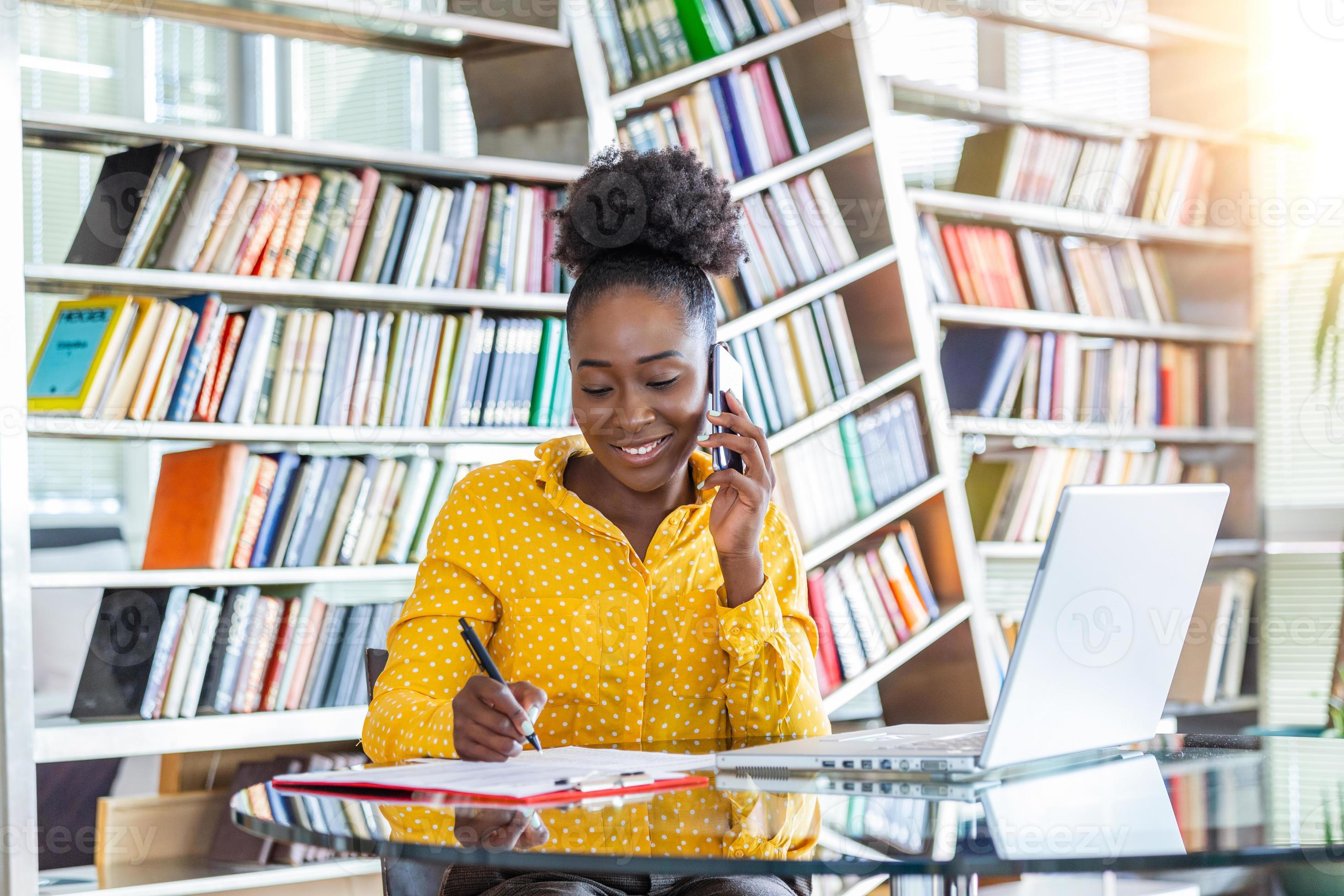 Business Professionals Business Woman Analyzing Data Using Computer